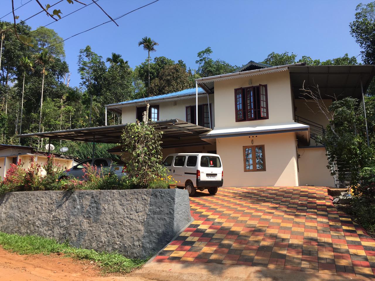 Ponmudi Plantation Home Stays 𝗕𝗢𝗢𝗞 Munnar Homestay