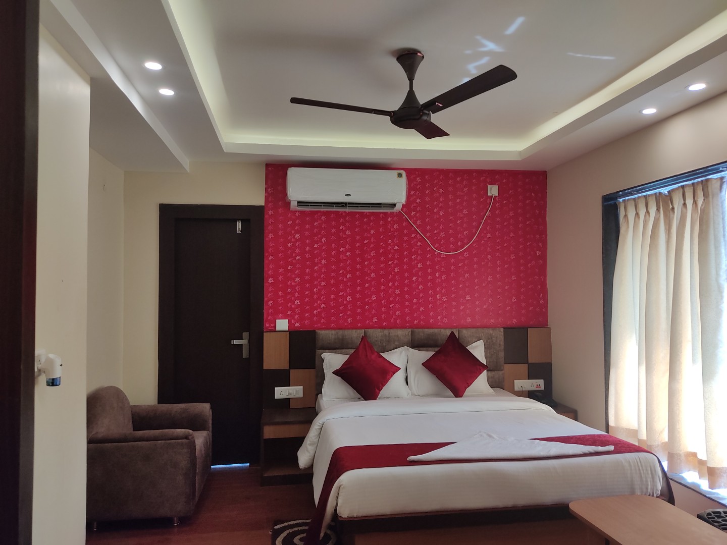 HOTEL ROYAL VIEW Digha - Reviews, Photos & Offer