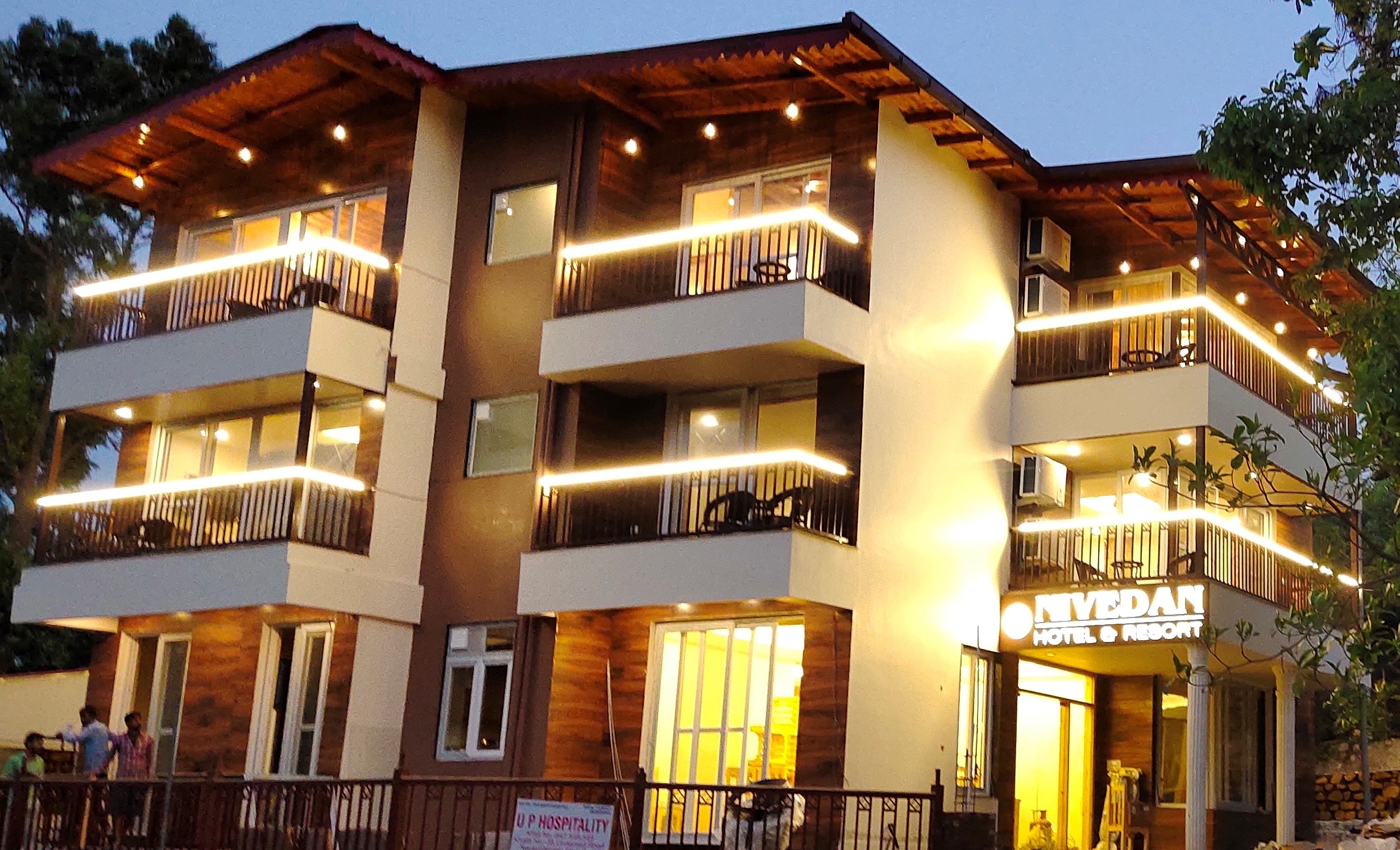 Nivedan Hotel and Resort 𝗕𝗢𝗢𝗞 Naukuchiatal Hotel