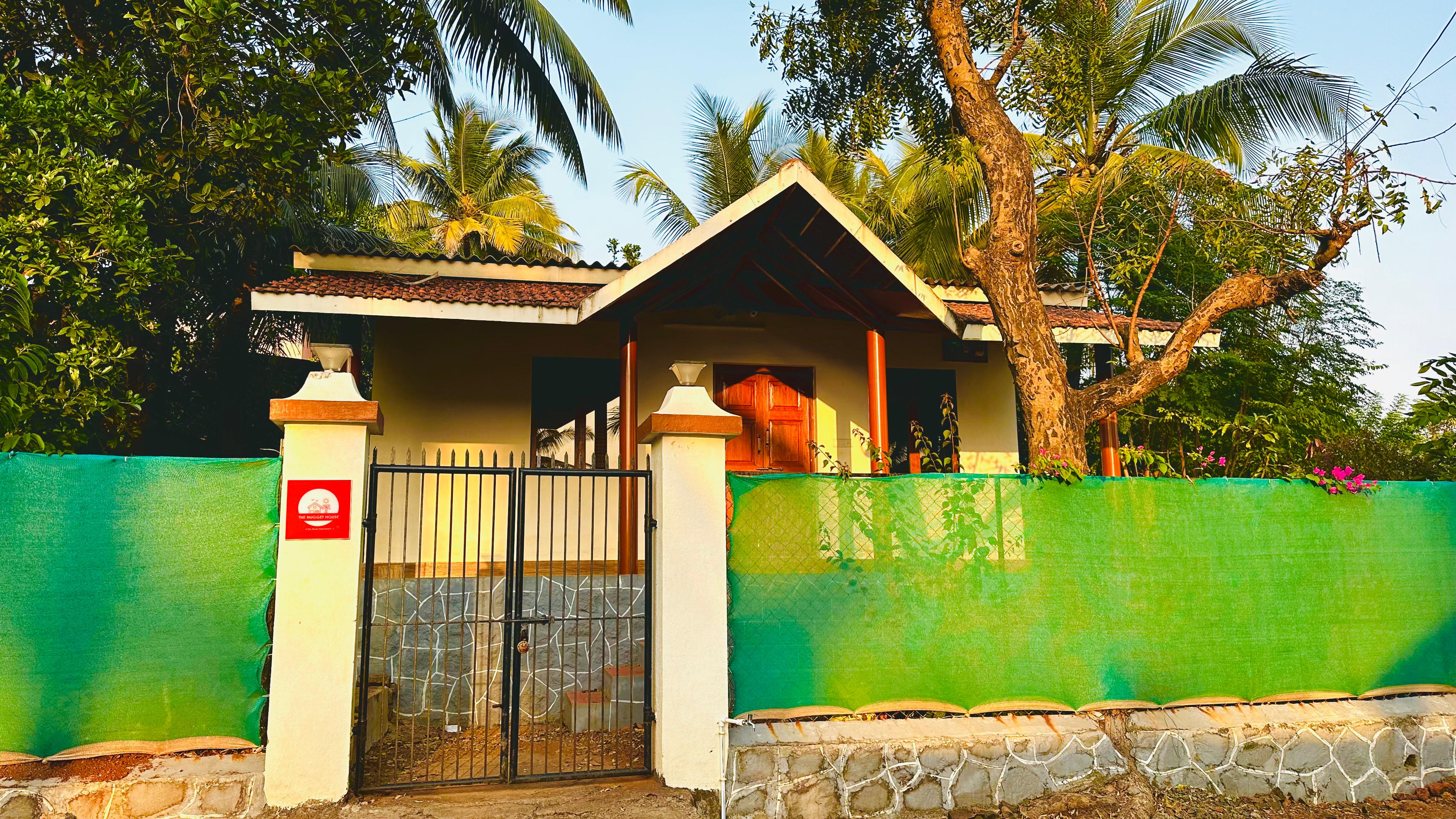 The Nugget House 𝗕𝗢𝗢𝗞 Murud Janjira Homestay