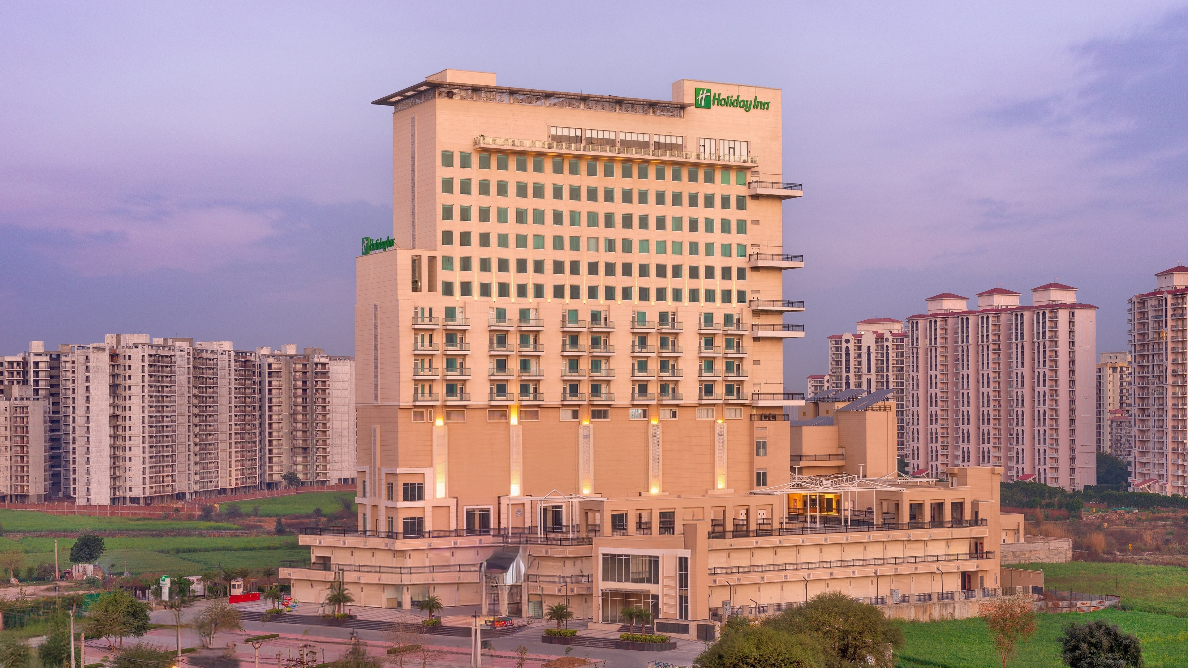 Holiday Inn Gurugram Sector 90 By IHG Hotel Gurgaon - Reviews, Photos ...