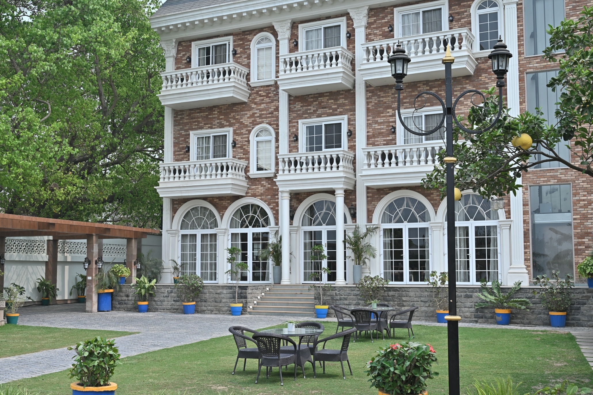 Dharm Resort 𝗕𝗢𝗢𝗞 Varanasi Resort