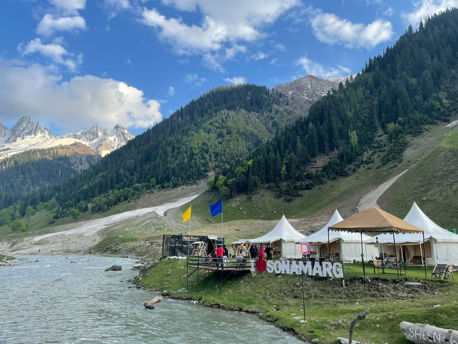 Sheen Woods Riverside Resort and Spa 𝗕𝗢𝗢𝗞 Sonmarg Camp