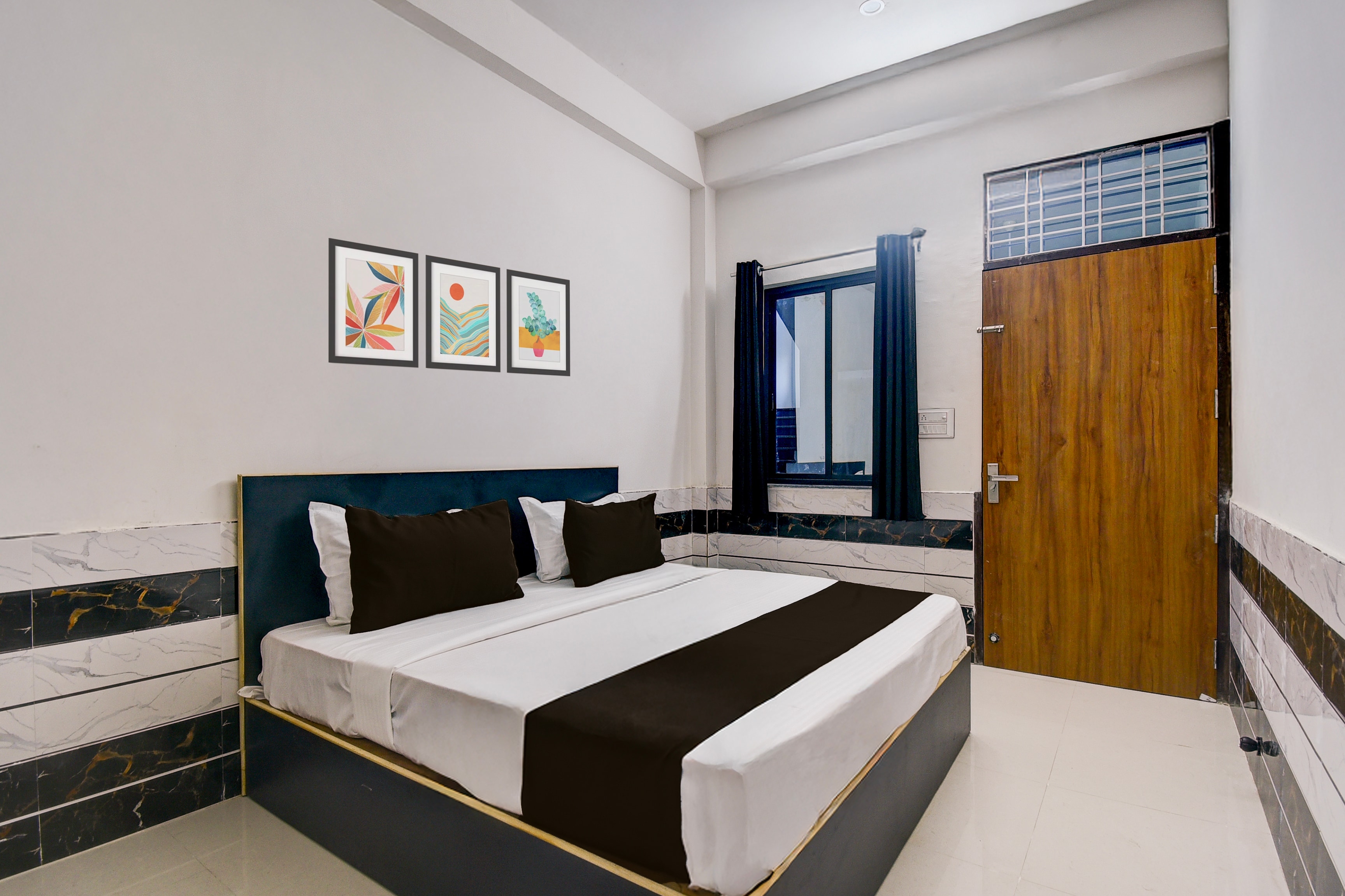 Amenities of Hotel O by OYO Royal palace FAGI mod bus stand chaksu tonk ...