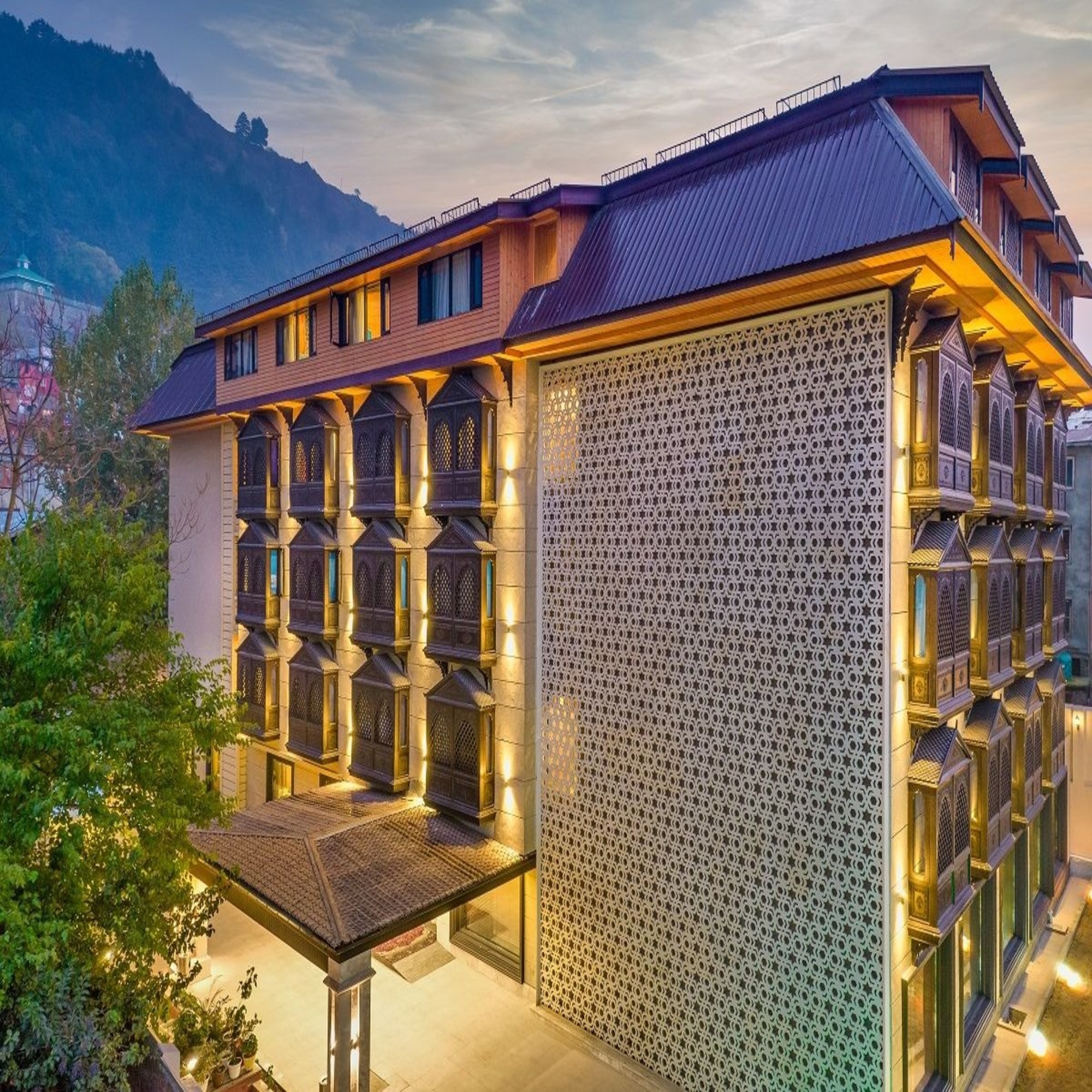 Hotel Snowland (Near Dal Lake) 𝗕𝗢𝗢𝗞 Srinagar Hotel