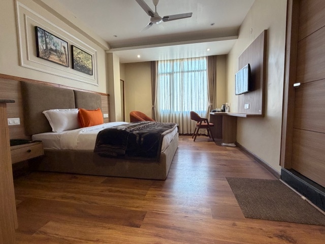 hotel shiva 𝗕𝗢𝗢𝗞 Mandi Hotel