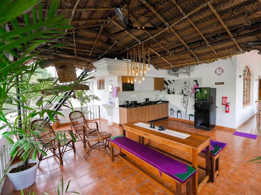 PARUDEESA HOMESTAY 𝗕𝗢𝗢𝗞 Cochin Homestay
