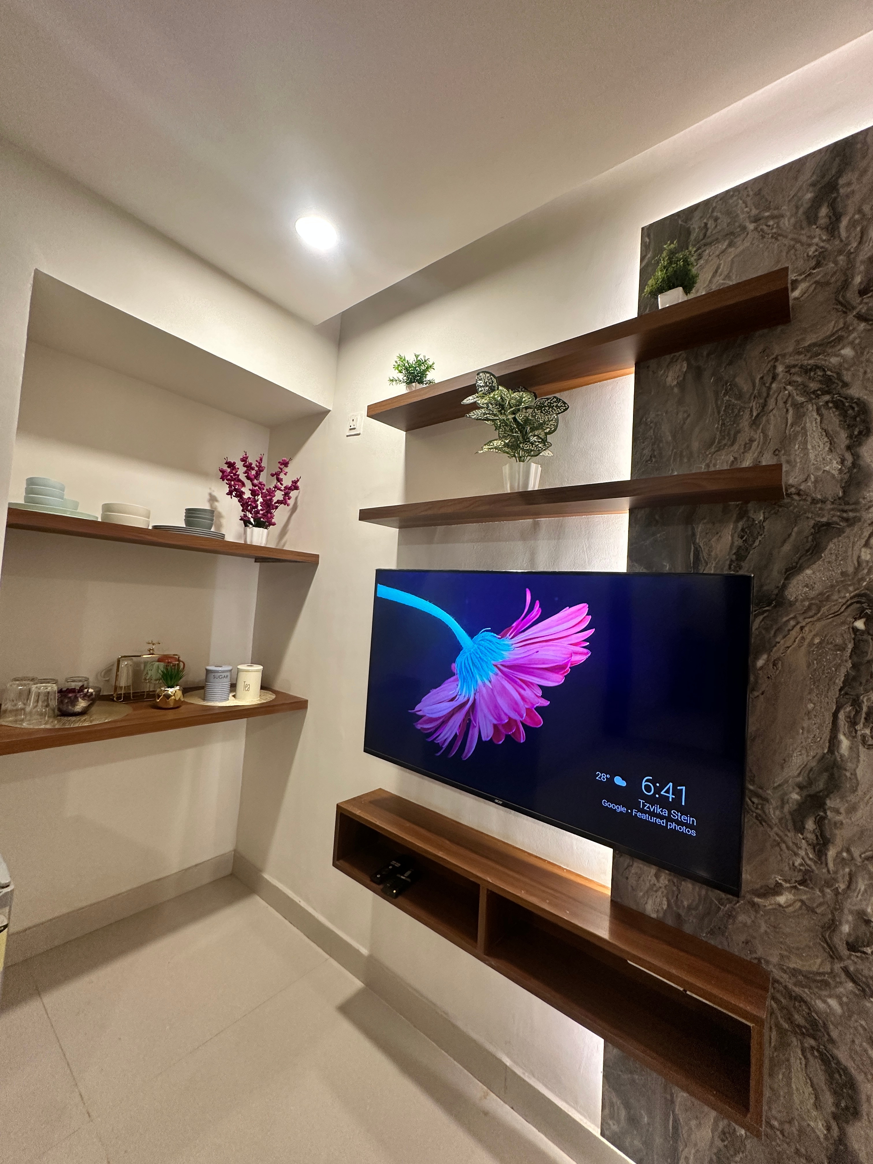 Chic 1BHK in Vagator with Pool access near beach 𝗕𝗢𝗢𝗞 Goa Apartment