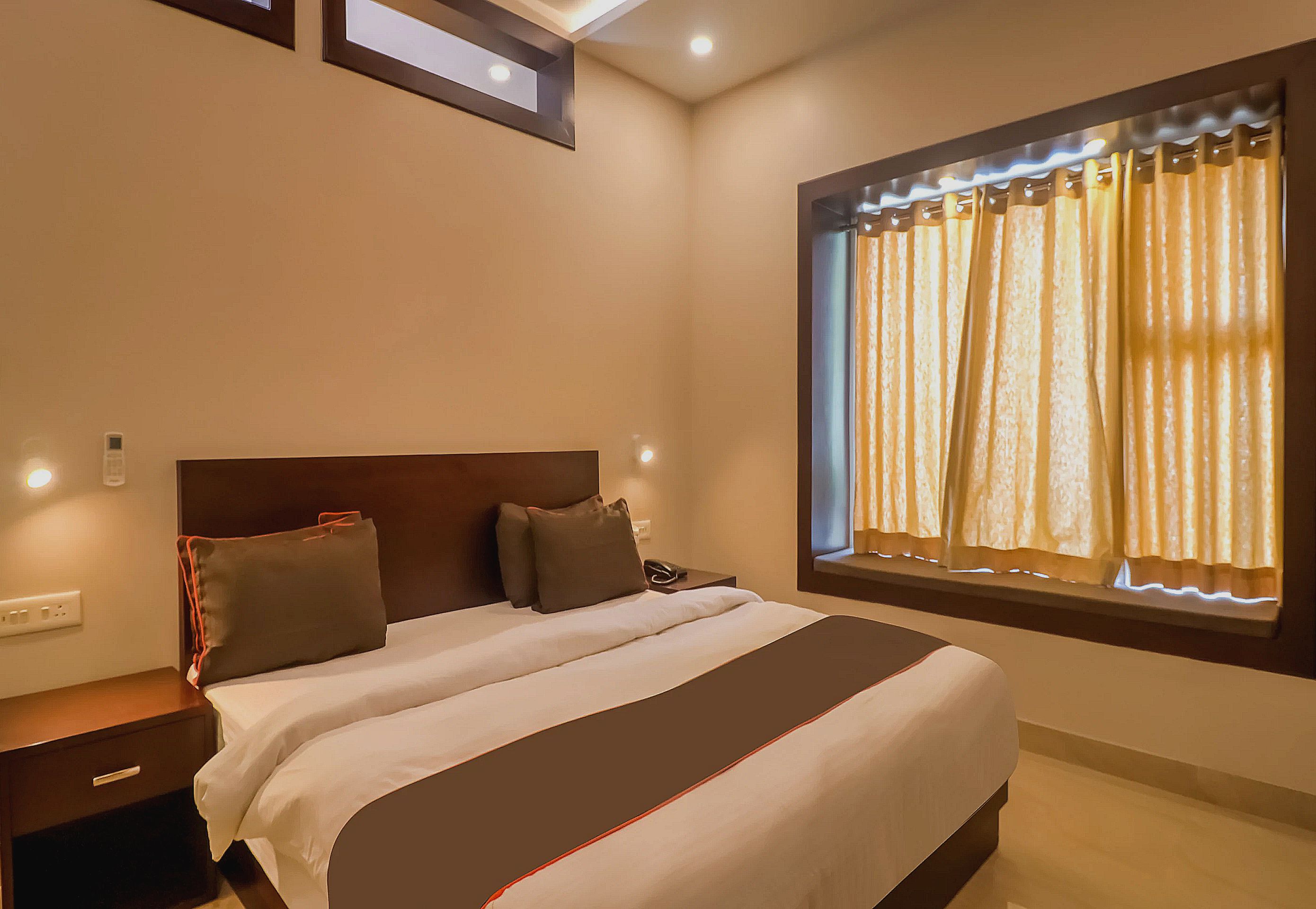 Super Townhouse Amaraa Farms Near LuLu Hypermarket 𝗕𝗢𝗢𝗞 Lucknow Hotel