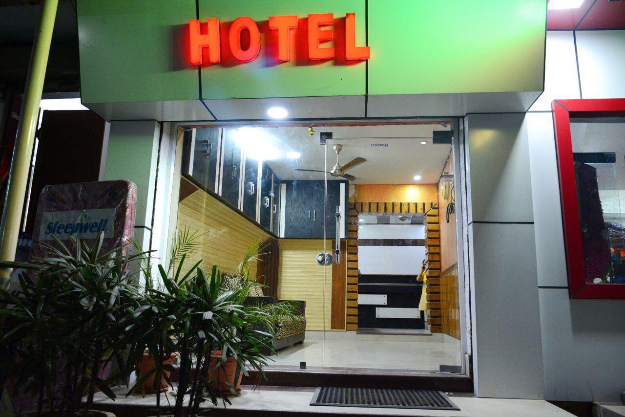 Hotel Pontika 𝗕𝗢𝗢𝗞 Paonta Sahib Hotel