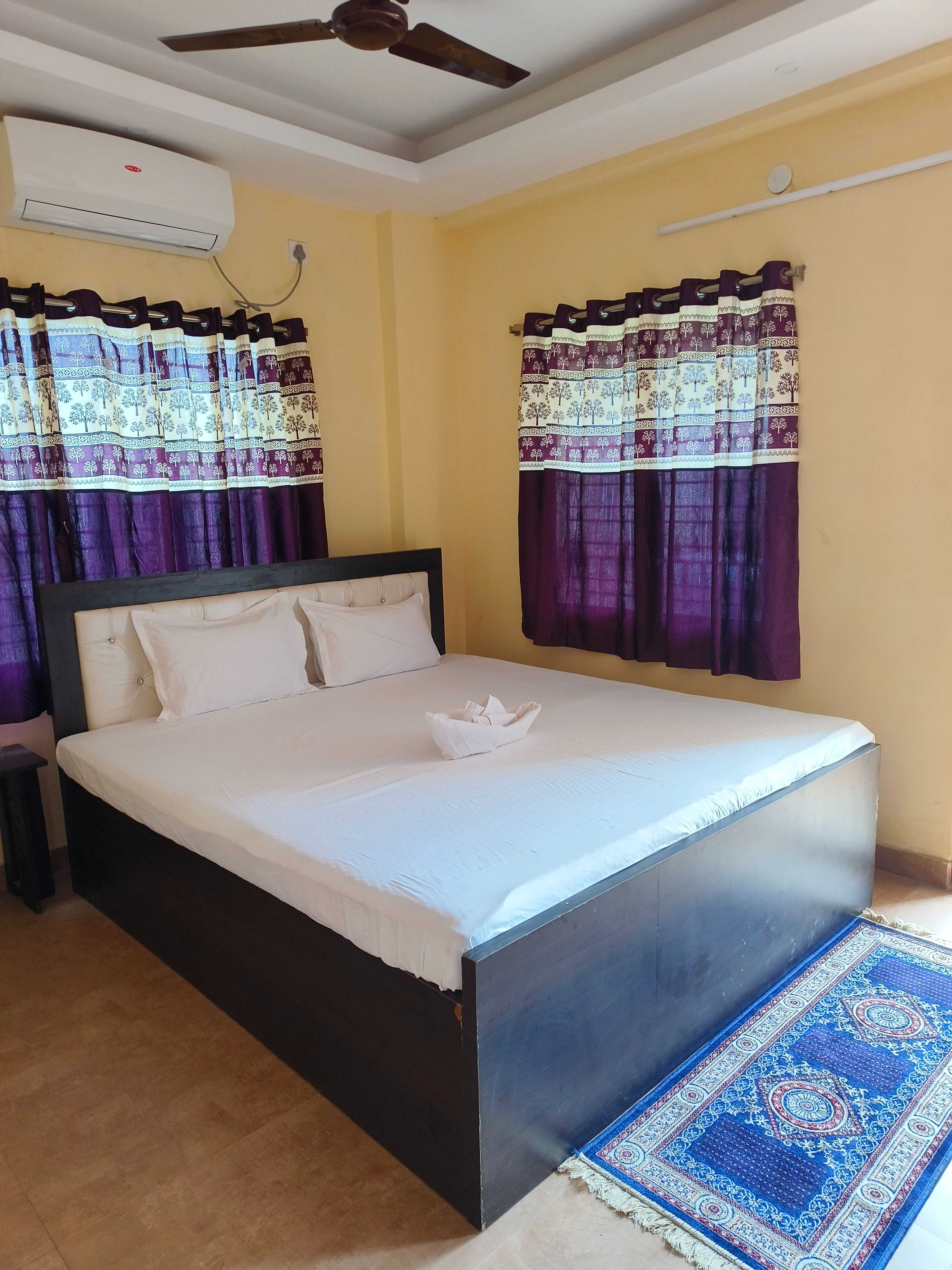 Rooms of Hotel O Ashiyana Guest House - Kolkata Hotel on Goibibo