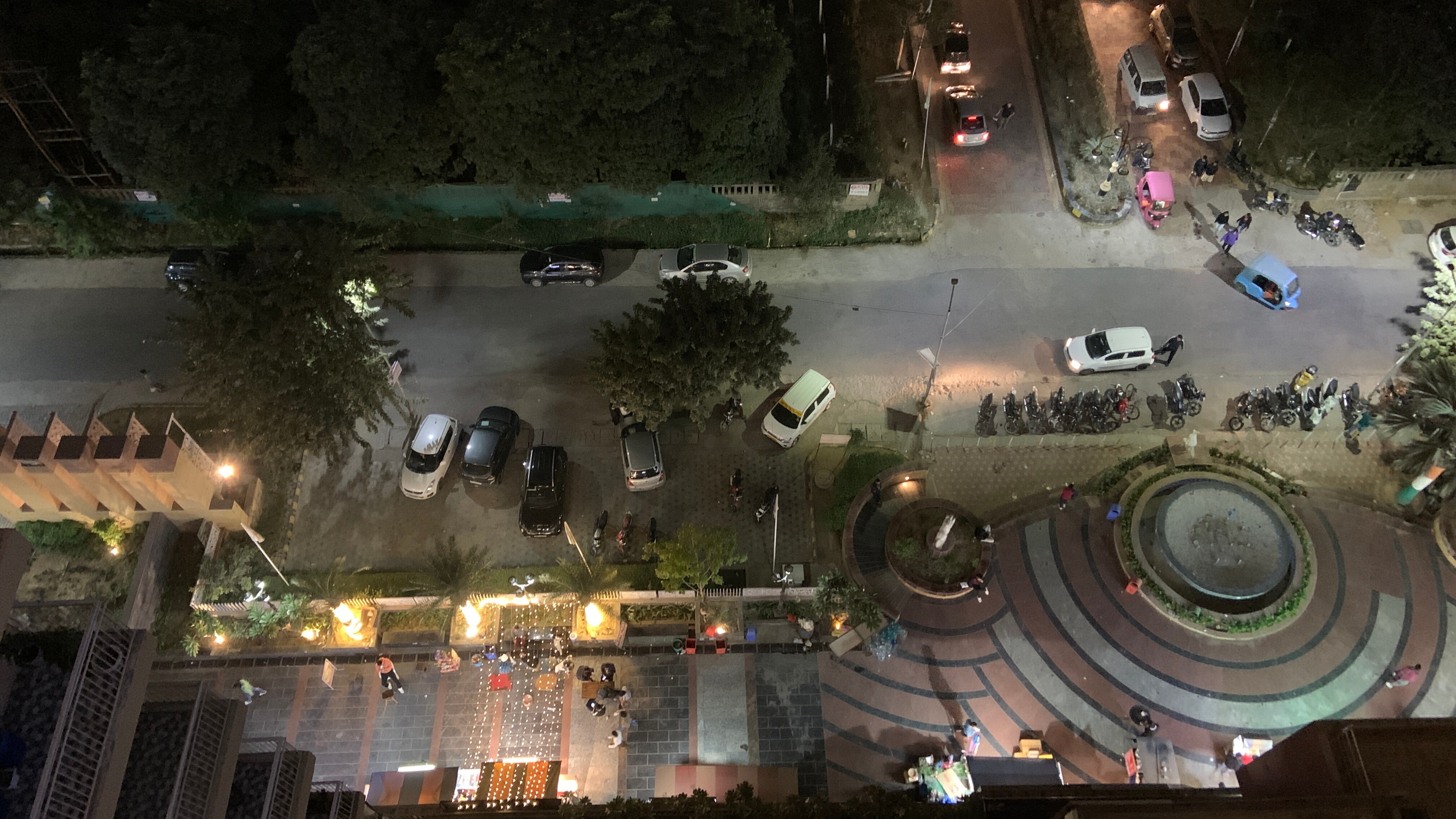 Greater Noida home 𝗕𝗢𝗢𝗞 Noida Apartment