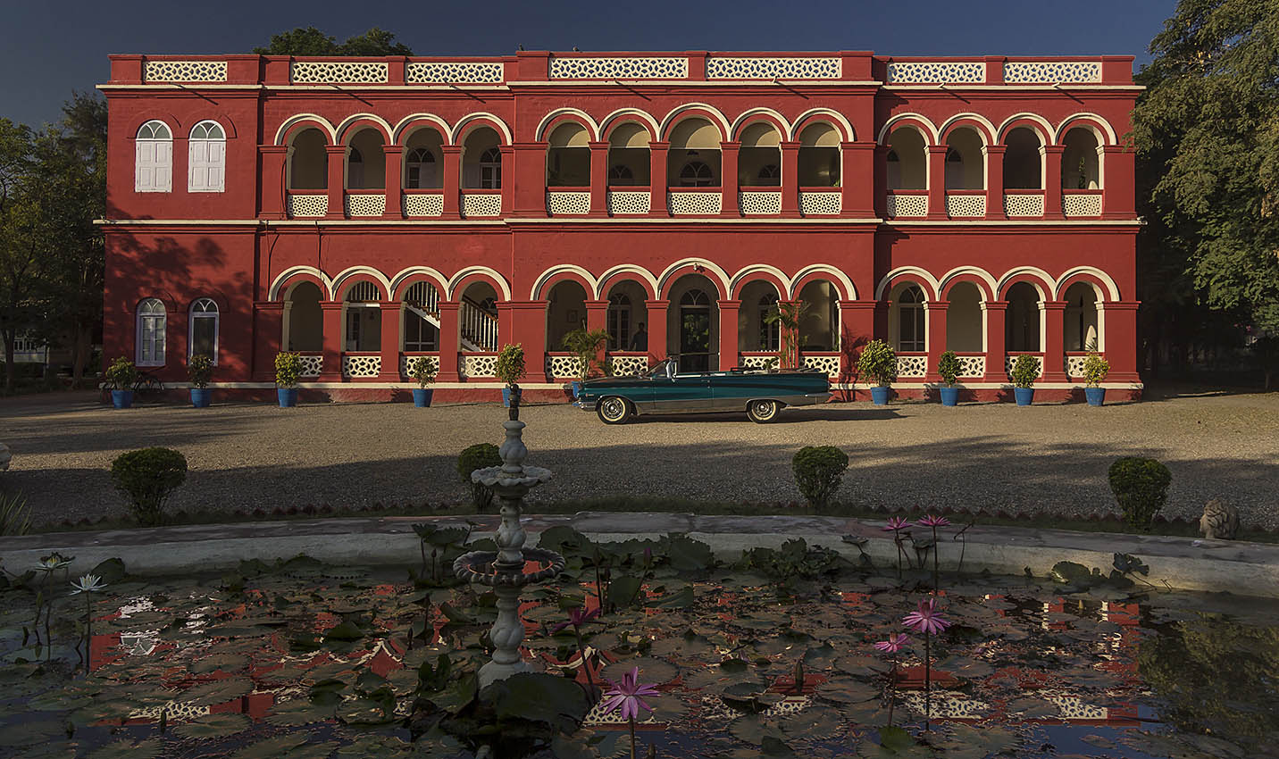 Orchard Palace 𝗕𝗢𝗢𝗞 Gondal Hotel