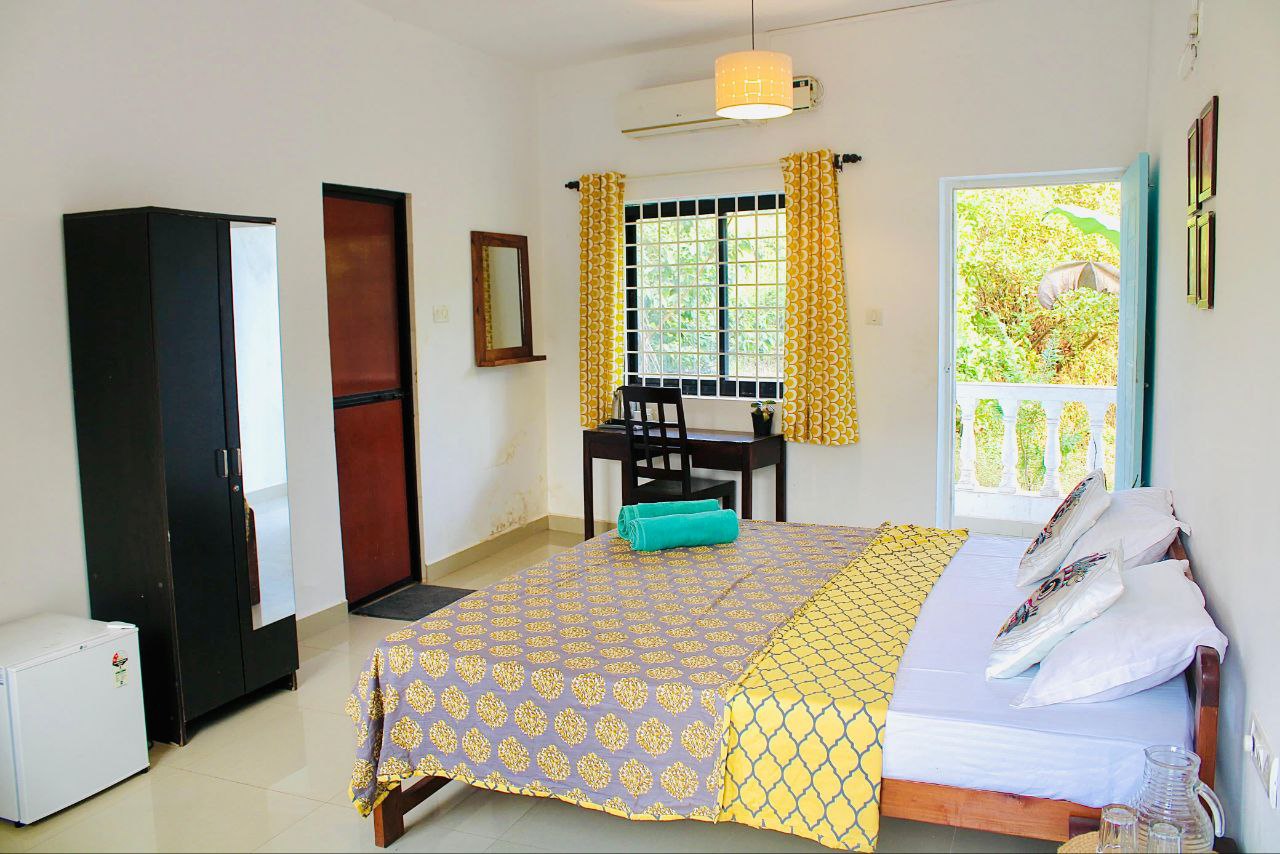 AVANA ROOMS NEAR ASHVEM BEACH 𝗕𝗢𝗢𝗞 Goa Apartment