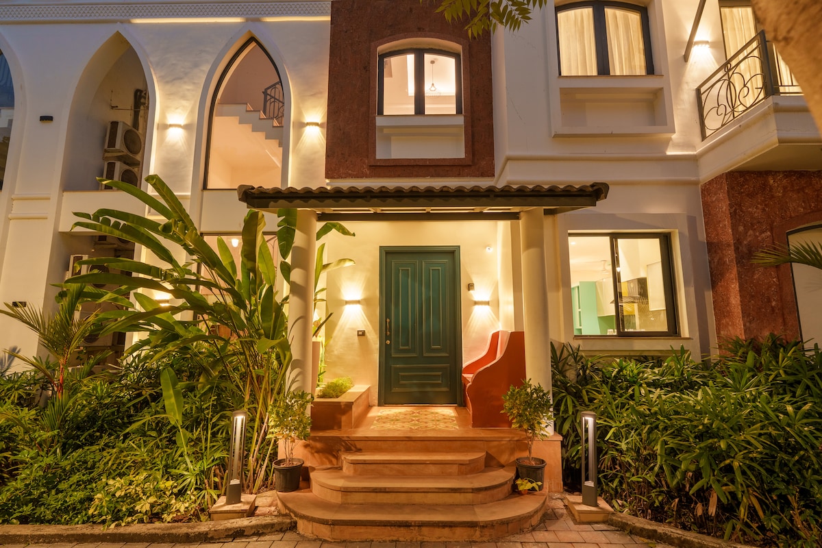 Villa Paradiso in Anjuna Goa 𝗕𝗢𝗢𝗞 Goa Villa