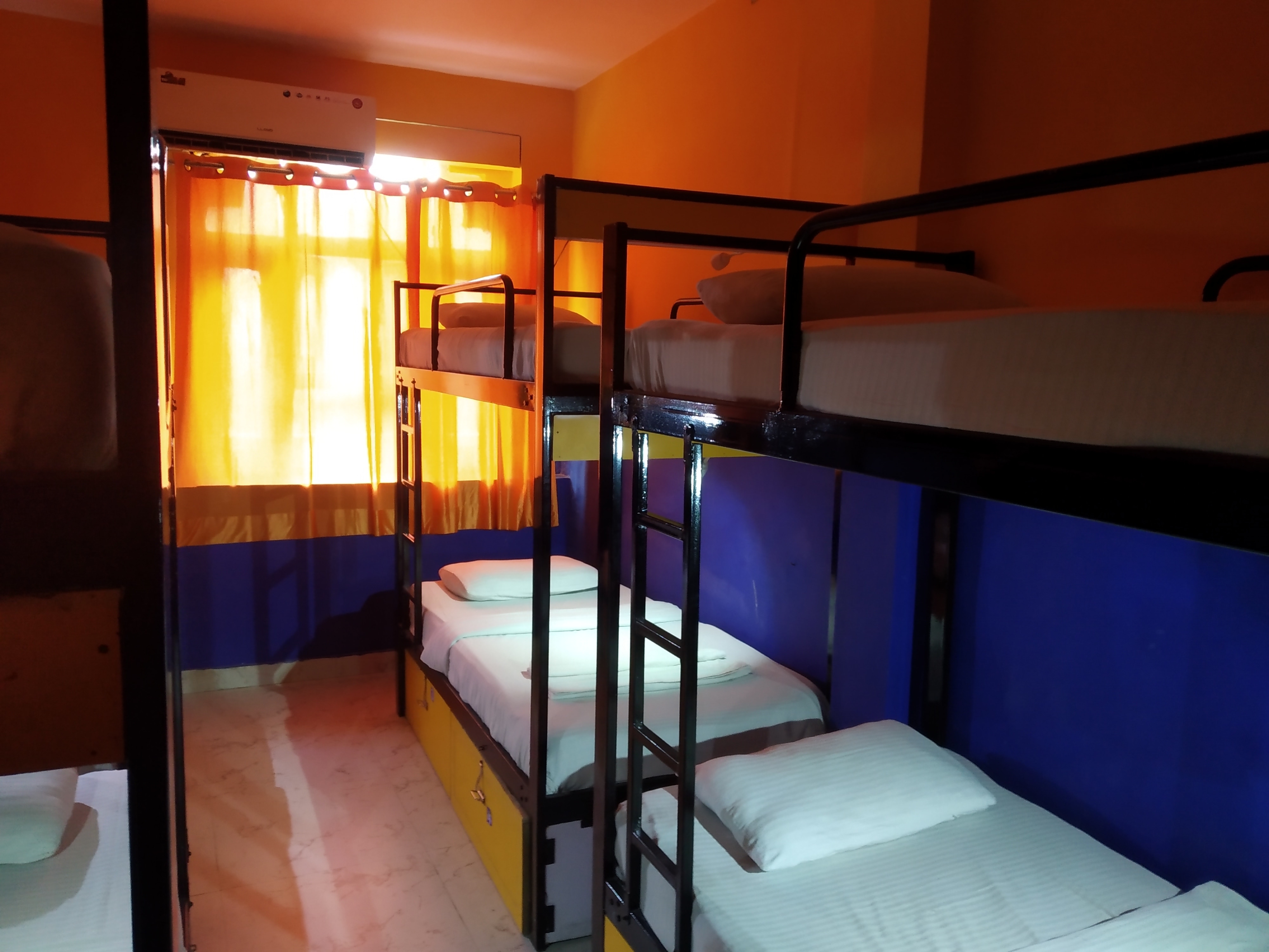 Bunk Hostel Delhi 𝗕𝗢𝗢𝗞 Delhi Hostel