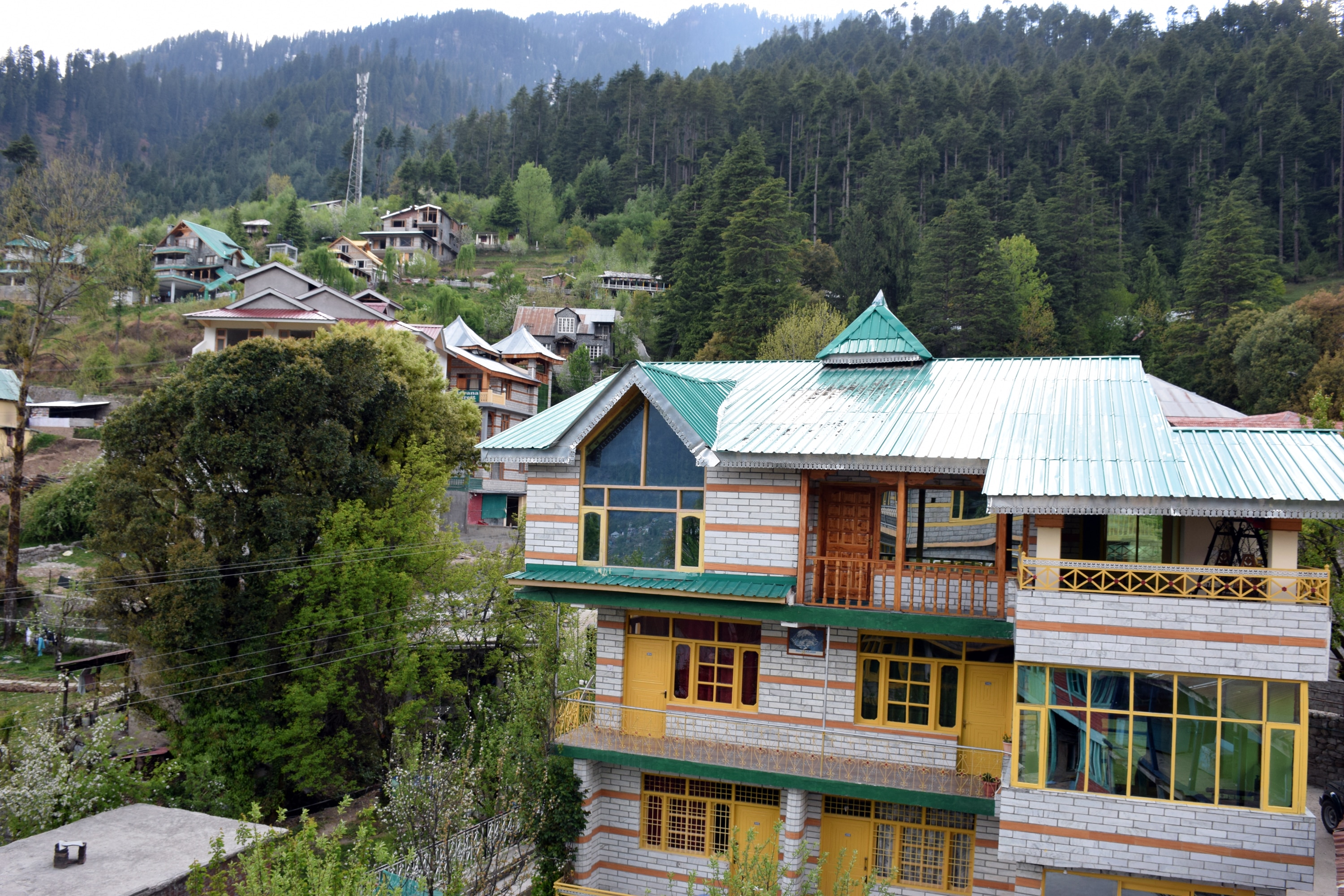 The Leeward Cottage 𝗕𝗢𝗢𝗞 Manali Guest House