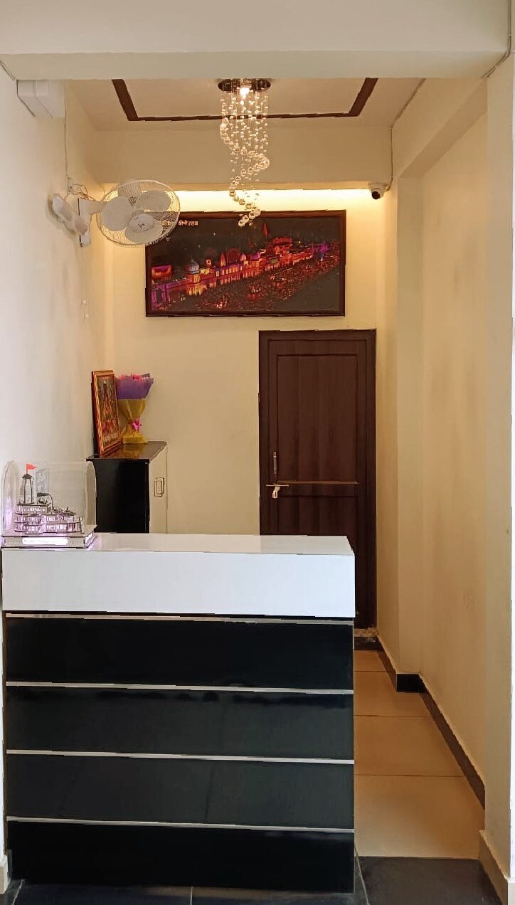 Holy Homestay 𝗕𝗢𝗢𝗞 Ayodhya Homestay
