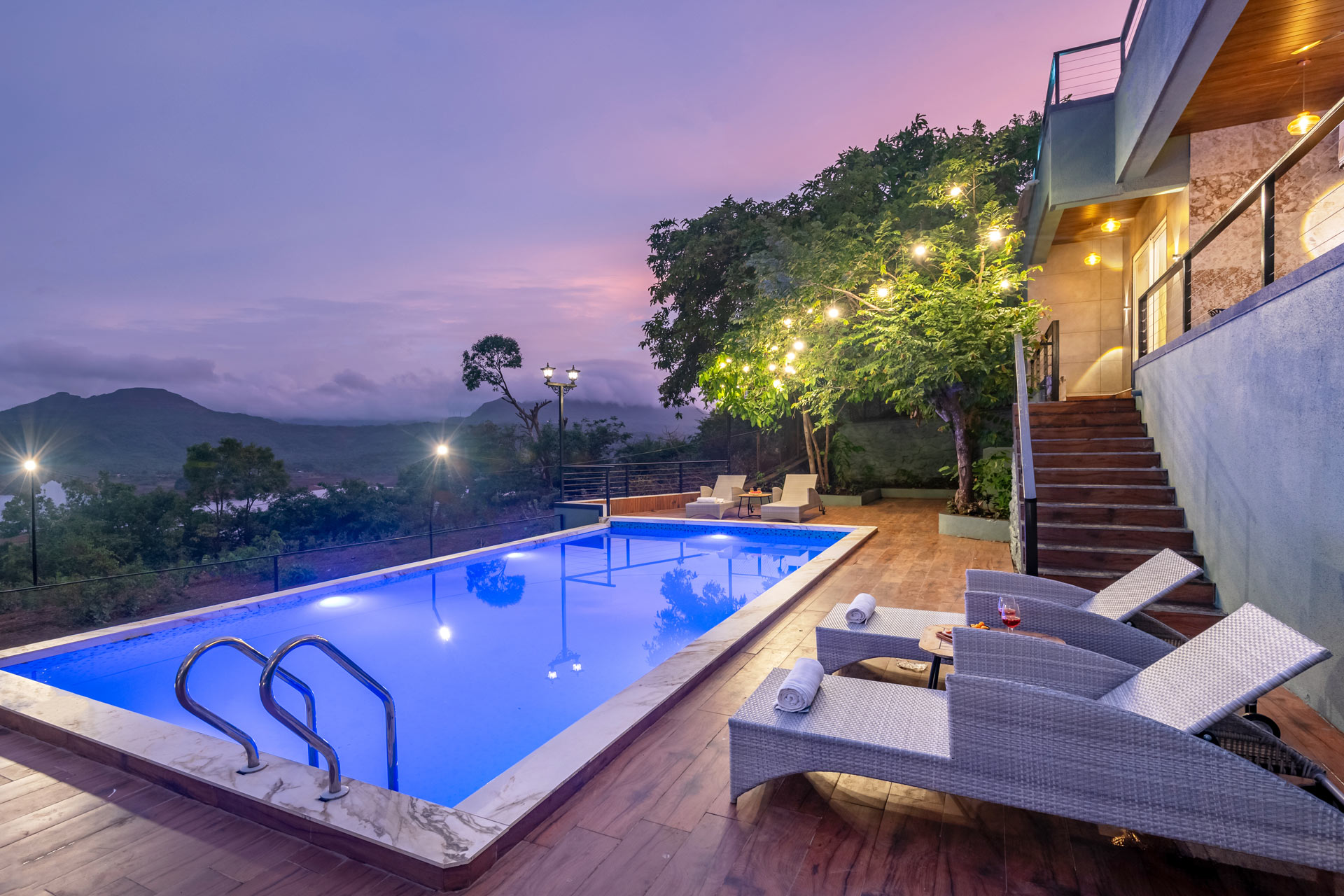 StayVista at La Rive 𝗕𝗢𝗢𝗞 Lonavala Villa