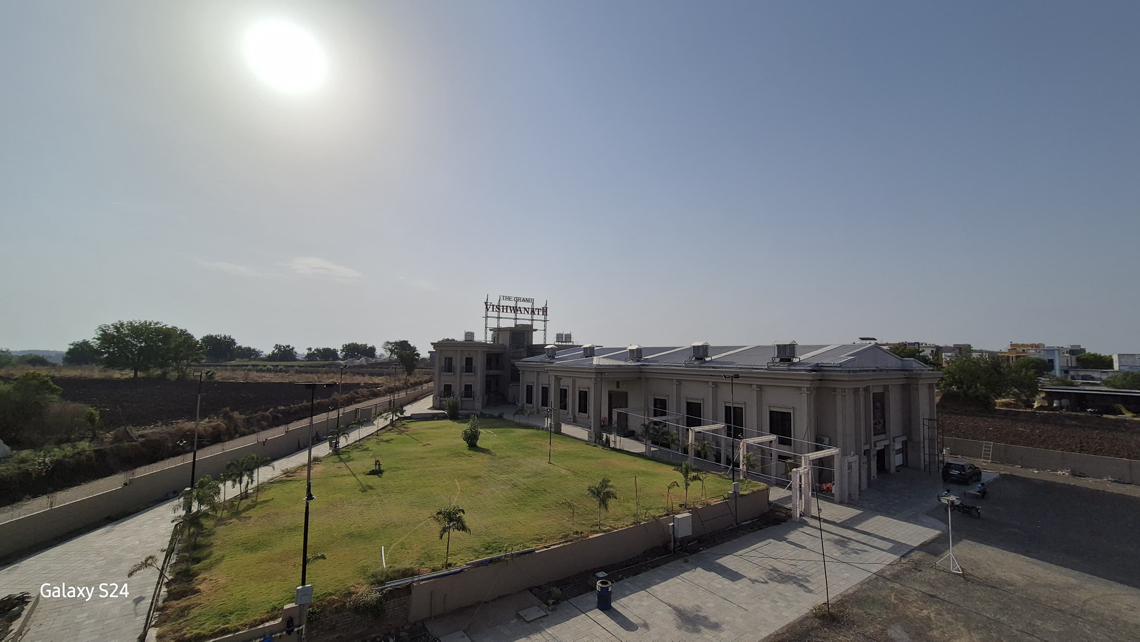 The Grand Vishwanath 𝗕𝗢𝗢𝗞 Lonar Hotel