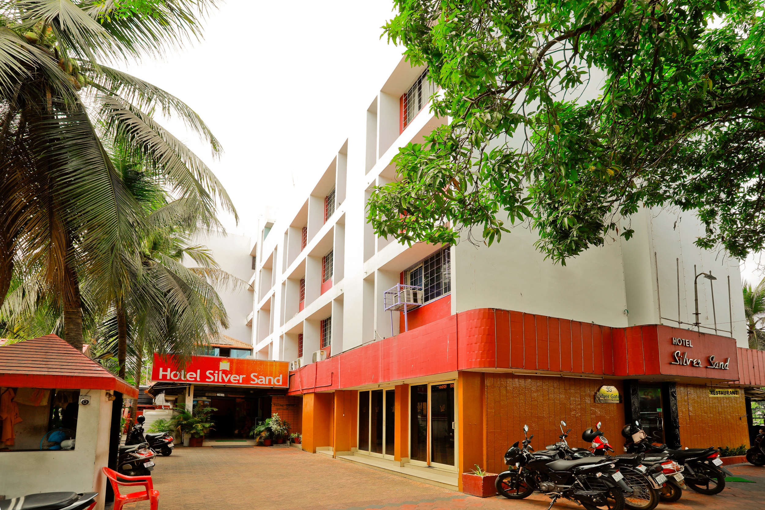 Hotel Silver Sand 𝗕𝗢𝗢𝗞 Thiruvananthapuram Hotel