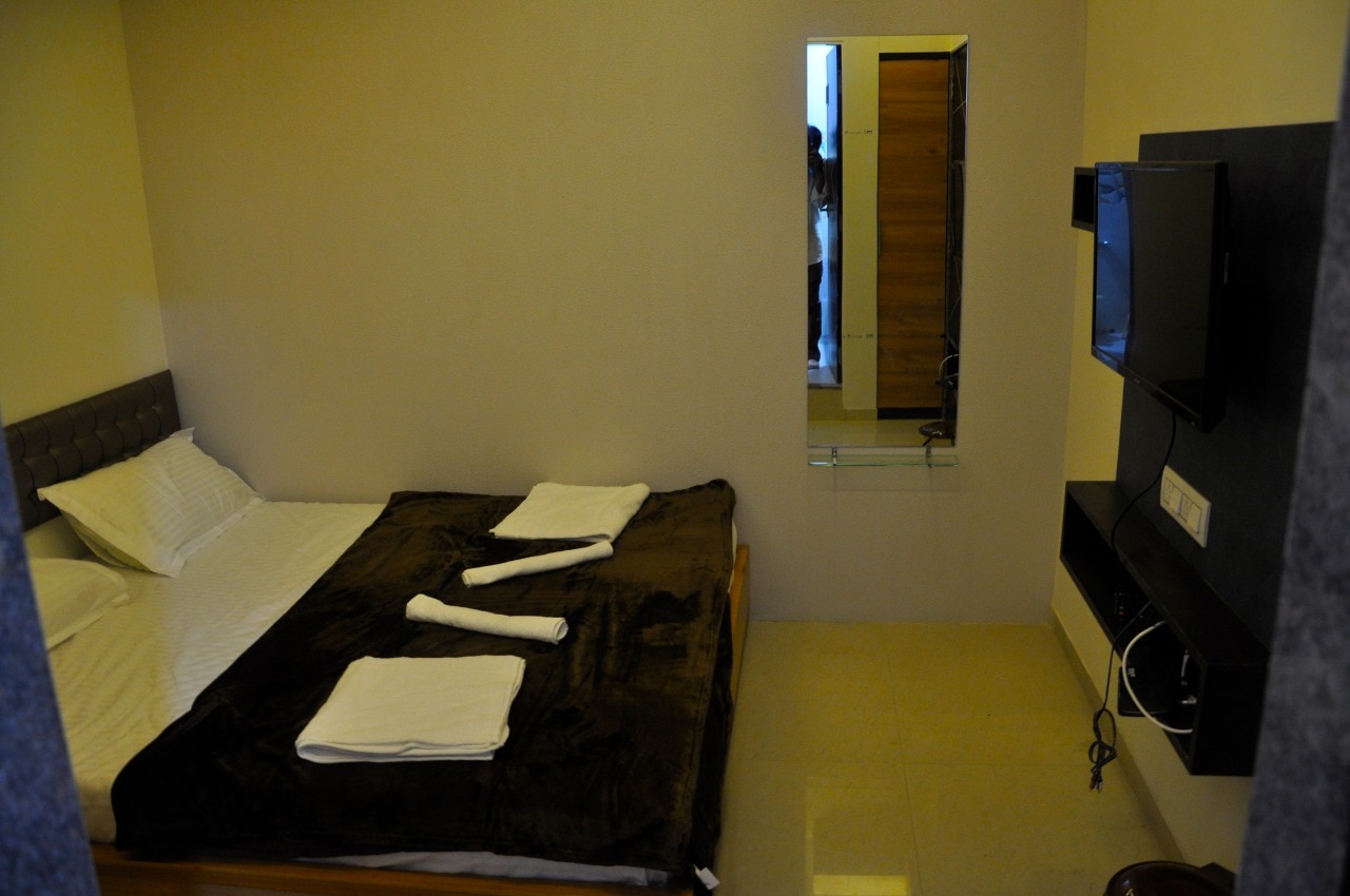 Good Night Rooms | Rooms & Dorm 𝗕𝗢𝗢𝗞 Bhavnagar Apartment