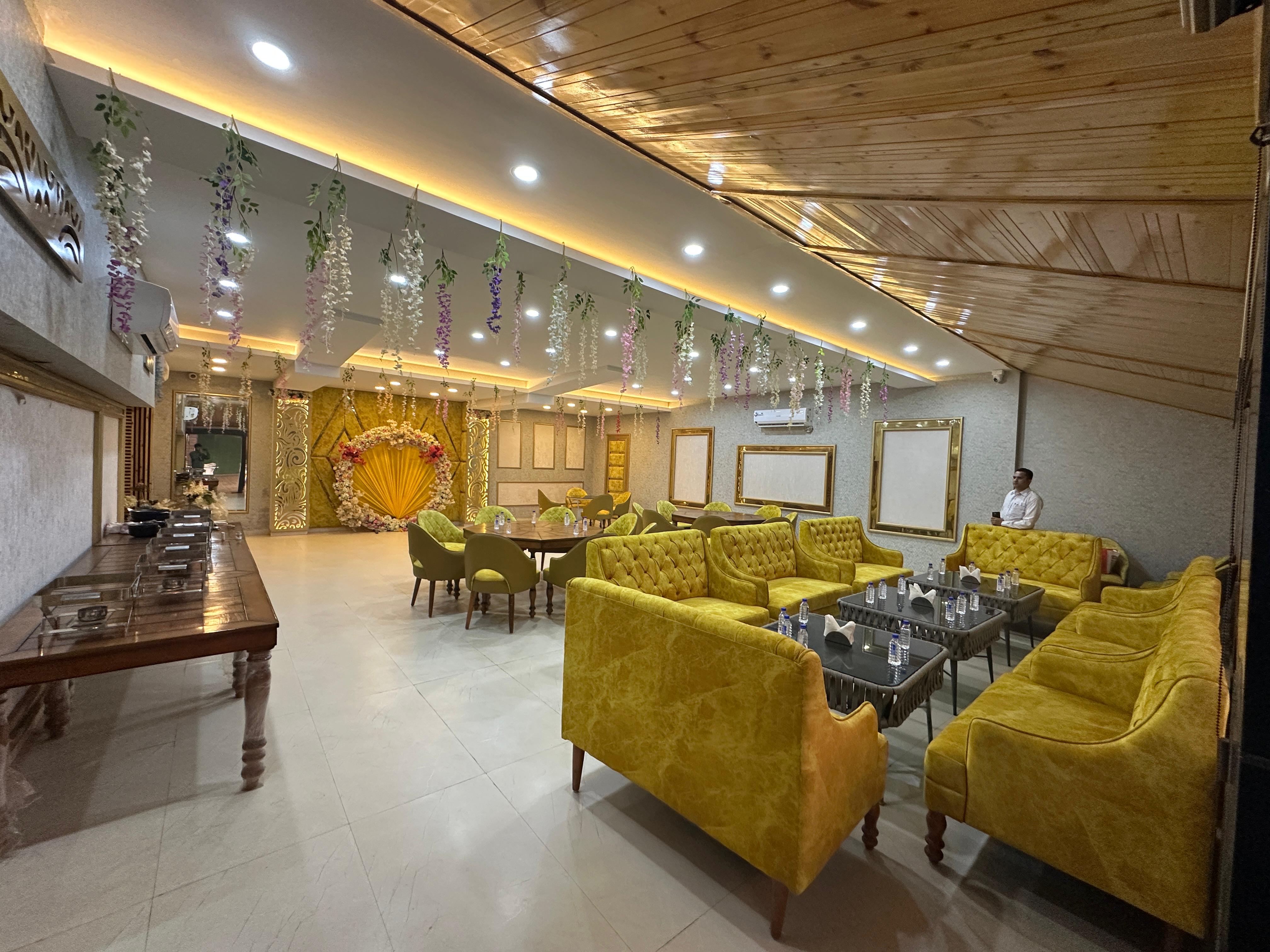 La Casca Experience 𝗕𝗢𝗢𝗞 Zirakpur Resort