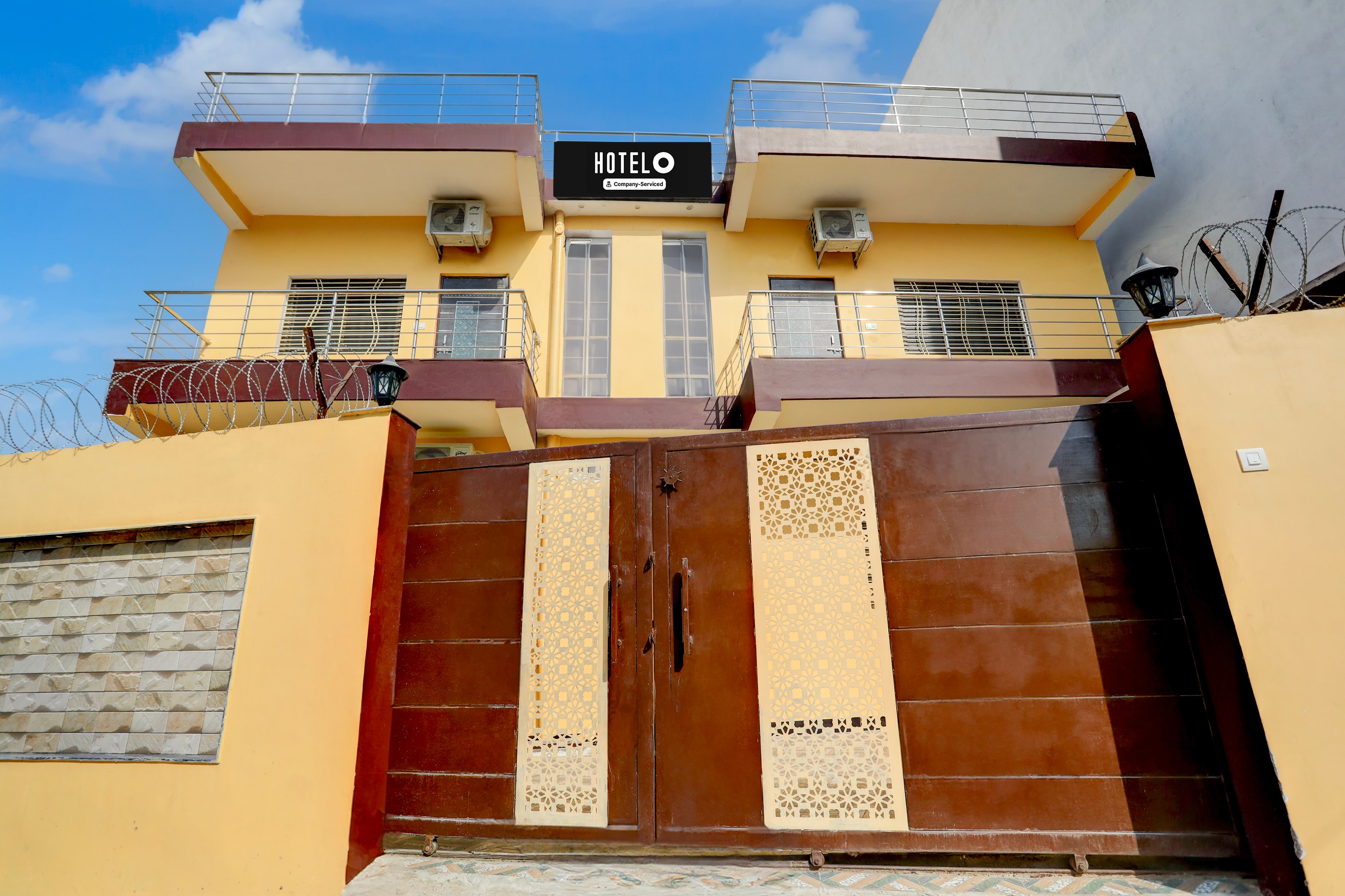 Rooms of Super Hotel O Samne Ghat - Varanasi Hotel on Goibibo