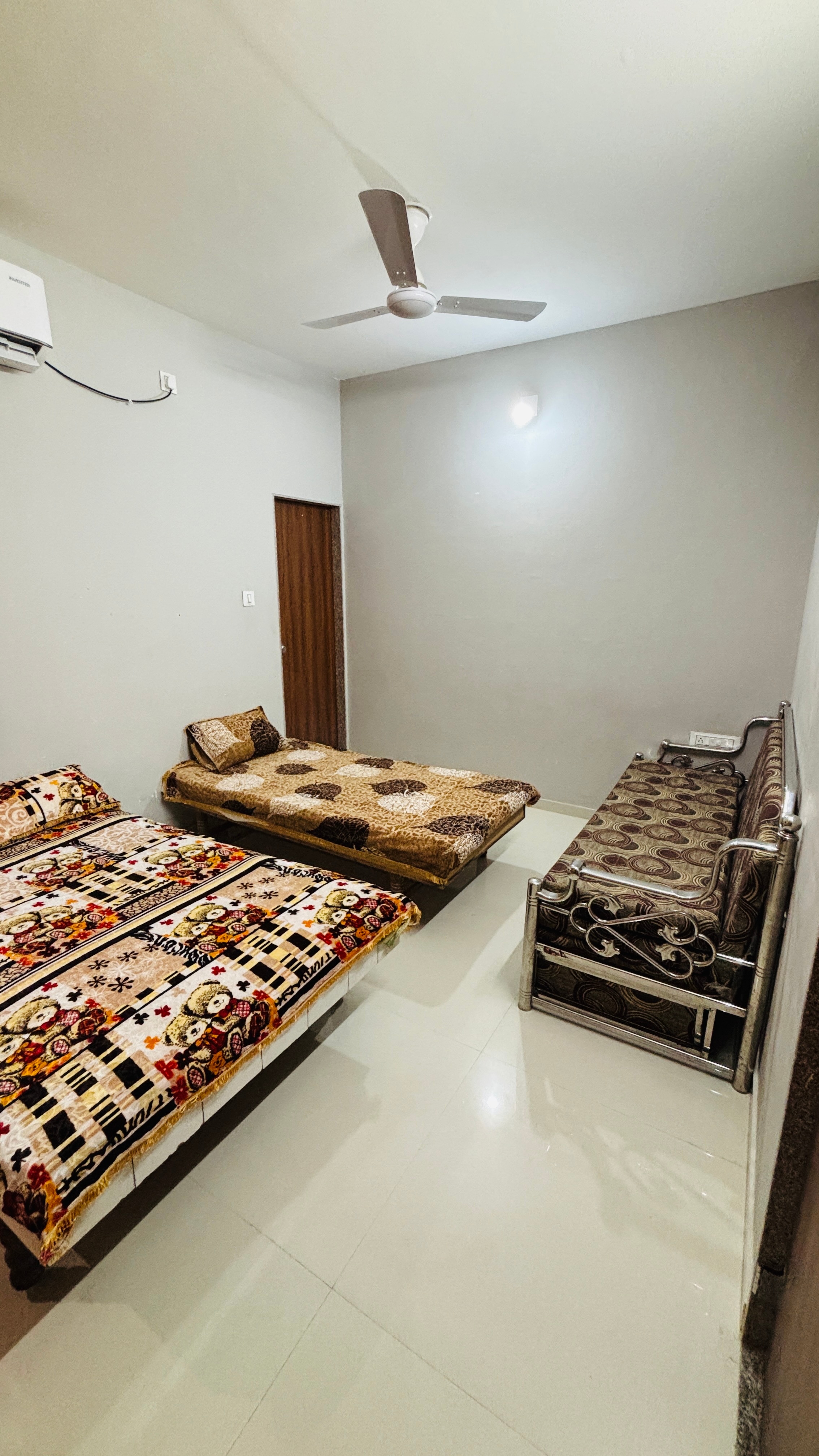 Jay Dwarkadhish Homestay | 800m from Dwarkadhish Temple 𝗕𝗢𝗢𝗞 Dwarka ...