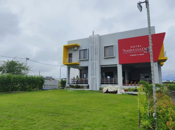 Hotel D Ambassador Executive Lodge And Lawn 𝗕𝗢𝗢𝗞 Shirol Hotel