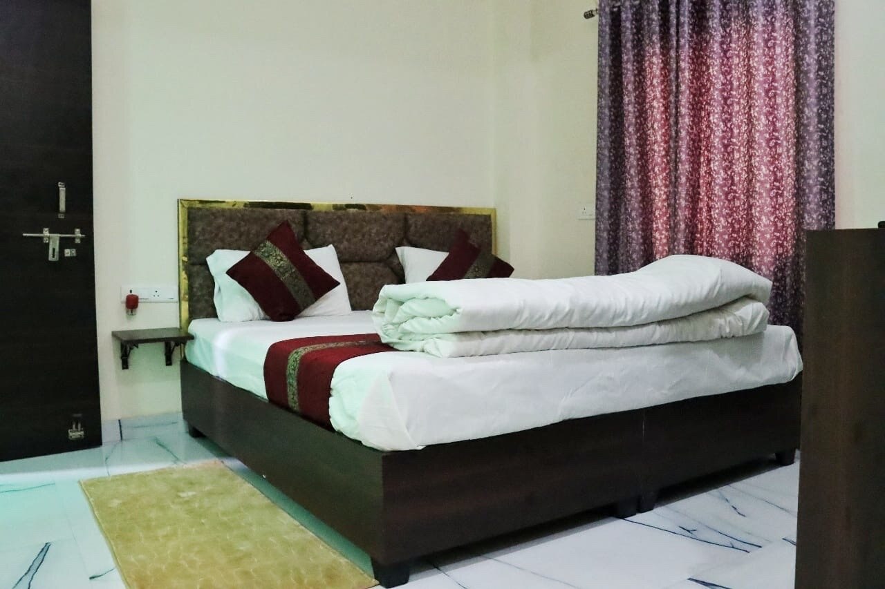 Mahalakshmi Guest House 𝗕𝗢𝗢𝗞 Varanasi Homestay