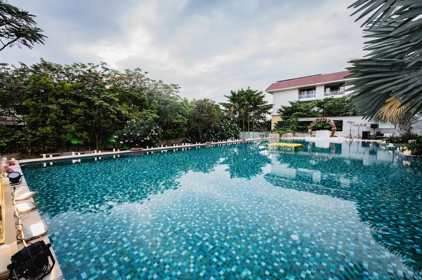 Nambiar Club Bellezea 𝗕𝗢𝗢𝗞 Bangalore Hotel