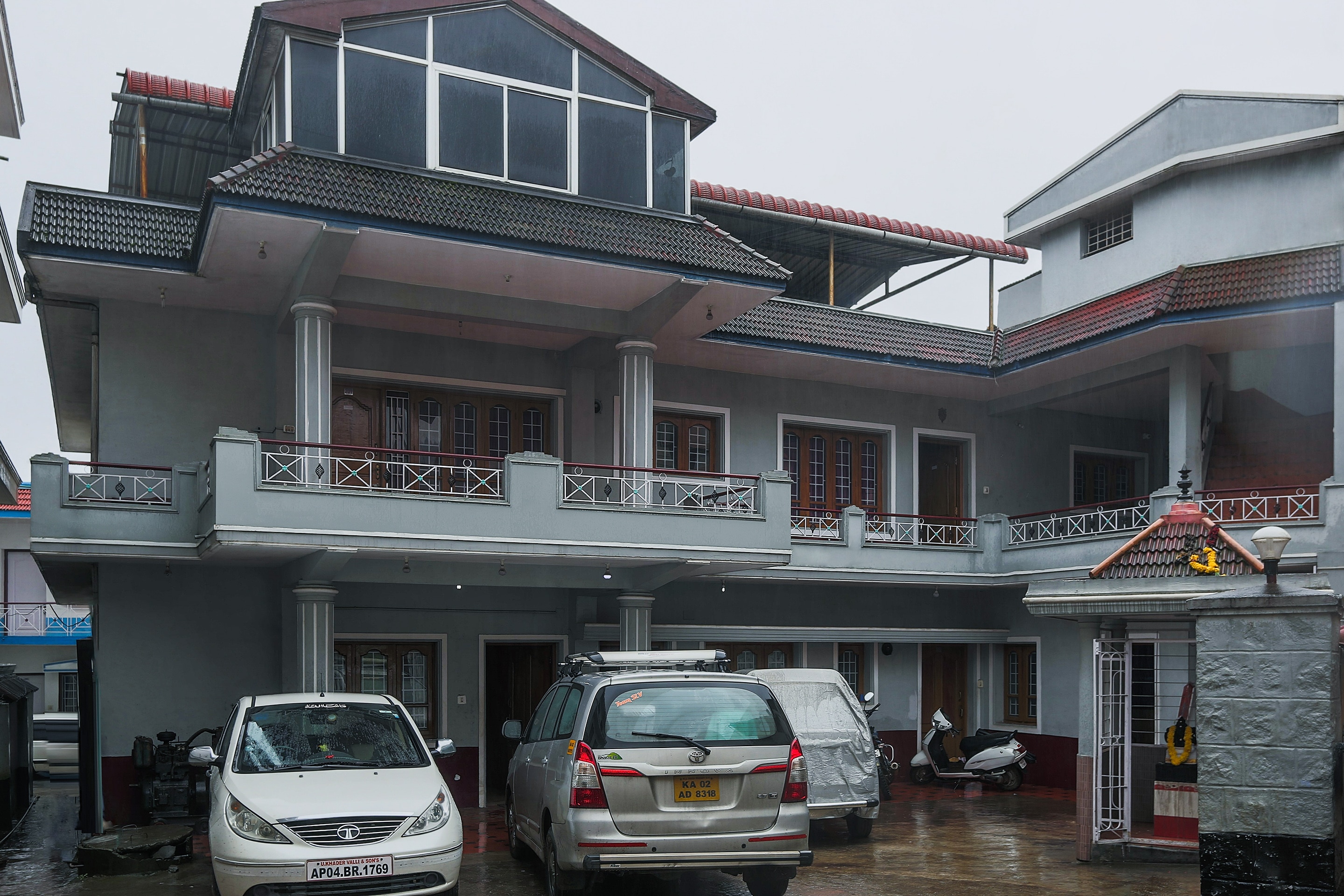 Lakshmi Cottage- Standard 2BHK(1) 𝗕𝗢𝗢𝗞 Ooty Cottage