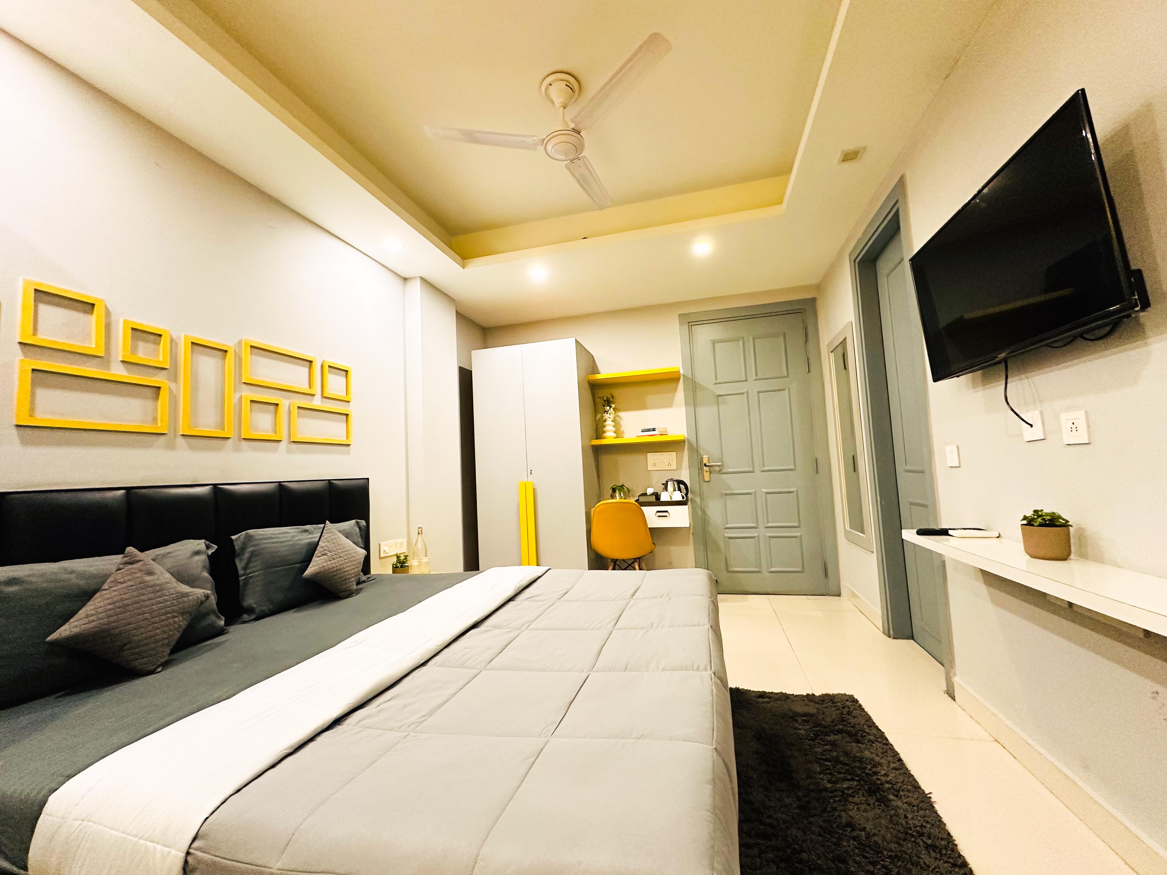 Housr Sector 38 Near Medanta Hospital Hotel Gurgaon - Reviews, Photos ...