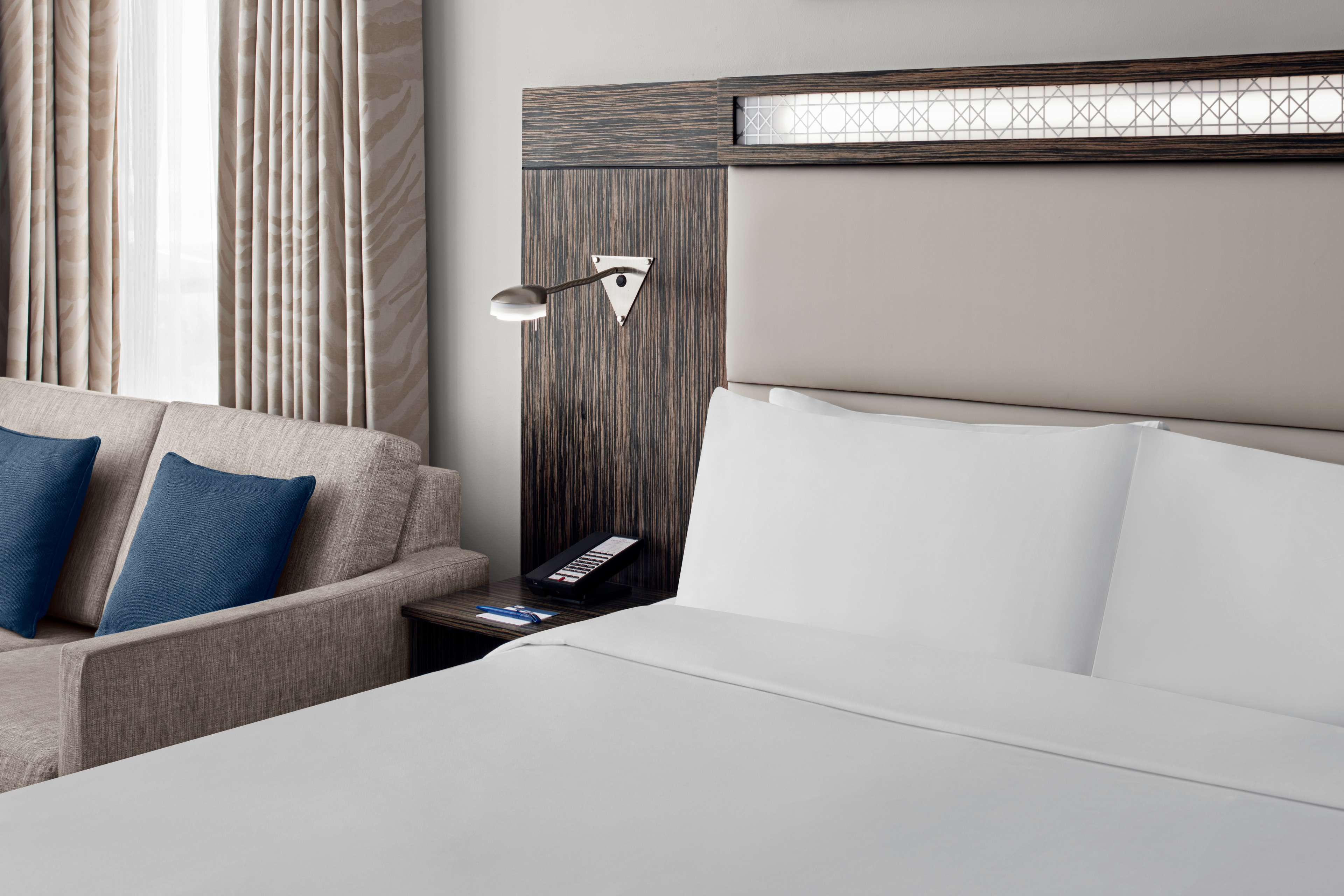 Holiday Inn Express Dubai Jumeirah 𝗕𝗢𝗢𝗞 Dubai Hotel 𝘄𝗶𝘁𝗵 𝗙𝗥𝗘𝗘 𝗖𝗮𝗻𝗰𝗲𝗹𝗹𝗮𝘁𝗶𝗼𝗻