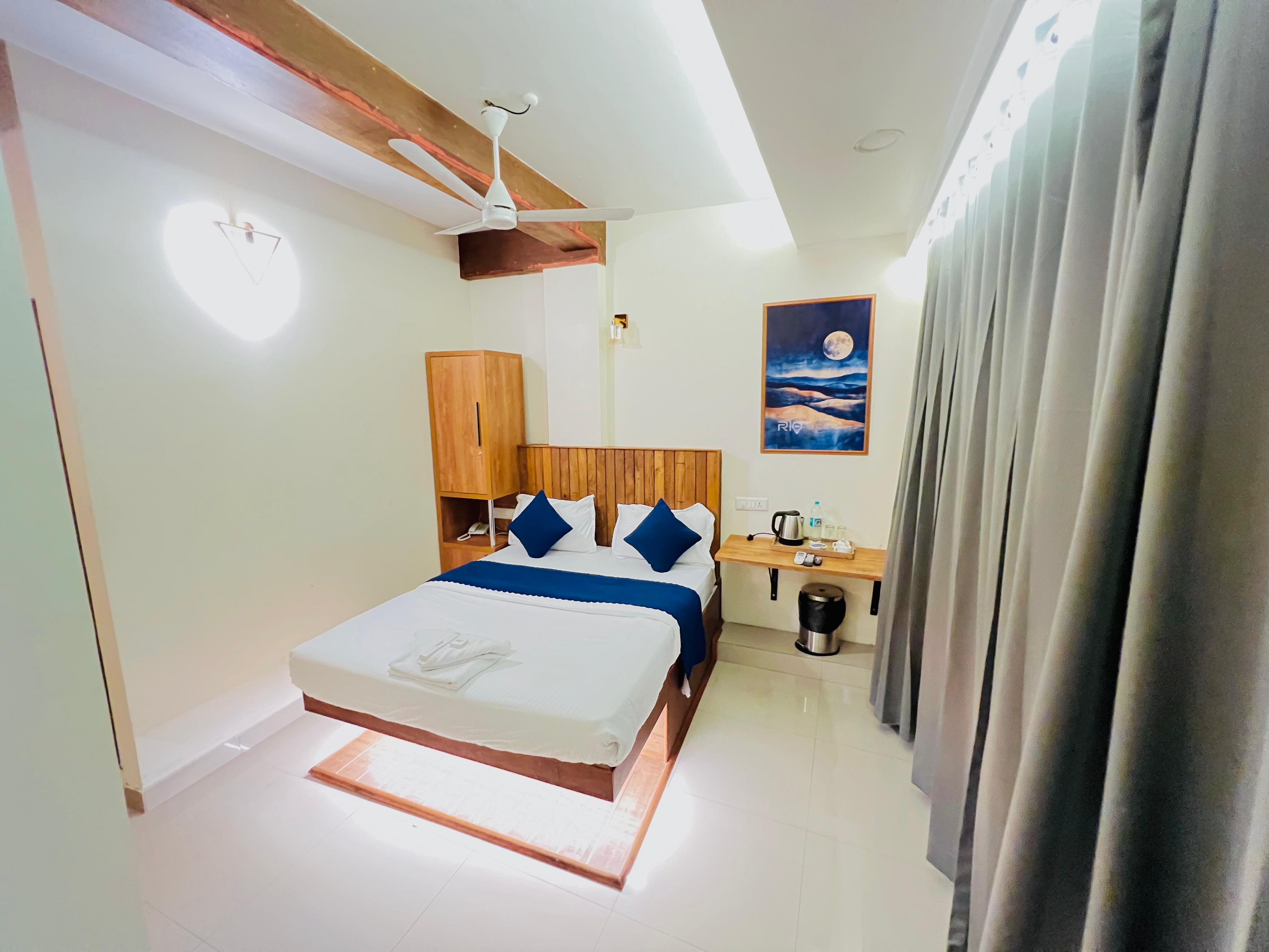 Rio Rooms Near Mims Hospital 𝗕𝗢𝗢𝗞 Calicut (Kozhikode) Hotel