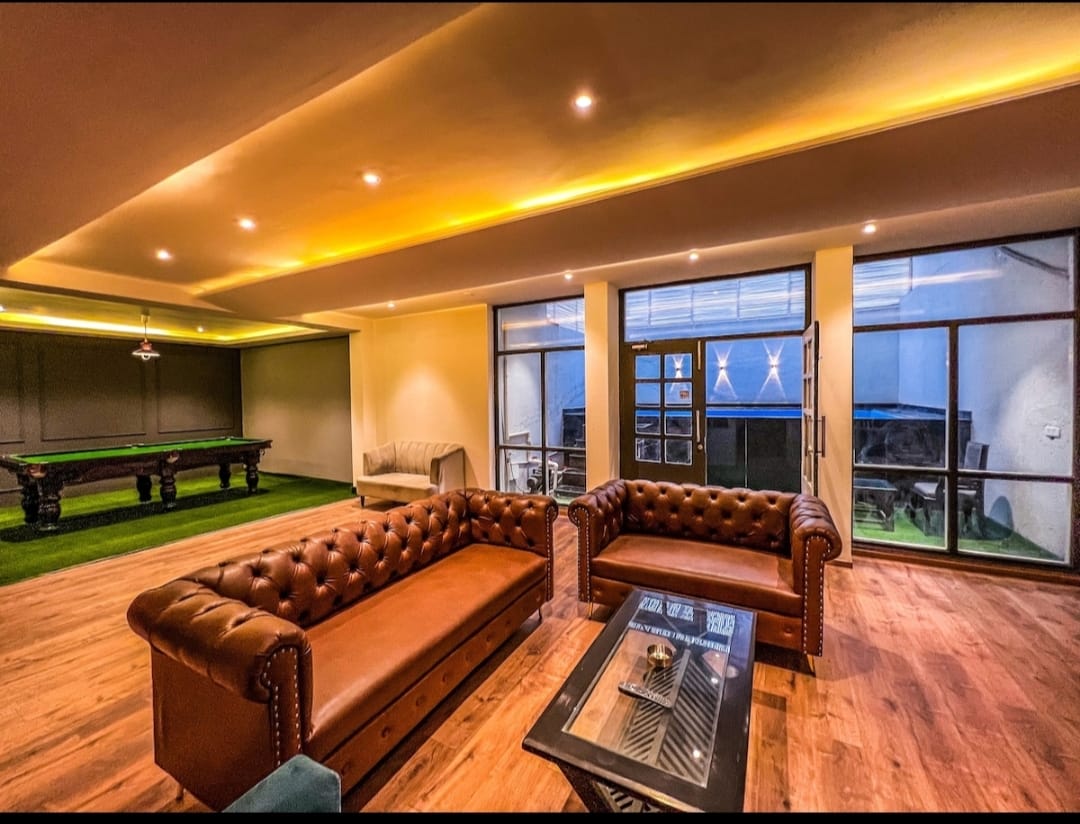 Amenities of Highland height pool pod