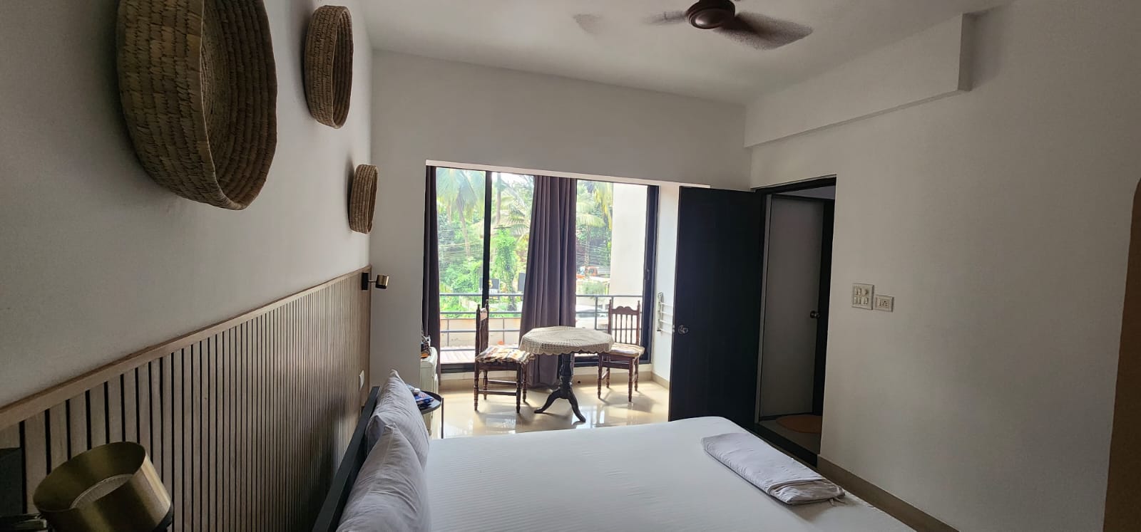 Orange Sunset 𝗕𝗢𝗢𝗞 Goa Apartment