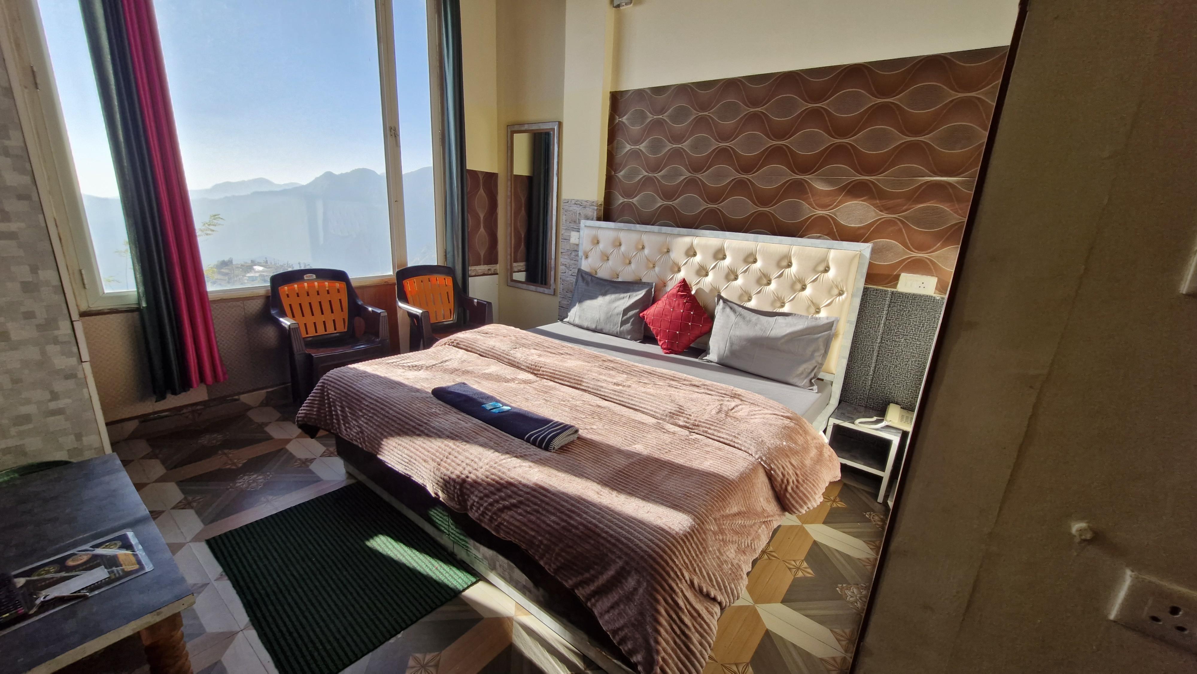 Hotel Sunrise Inn & Restaurant 𝗕𝗢𝗢𝗞 Kanatal Hotel