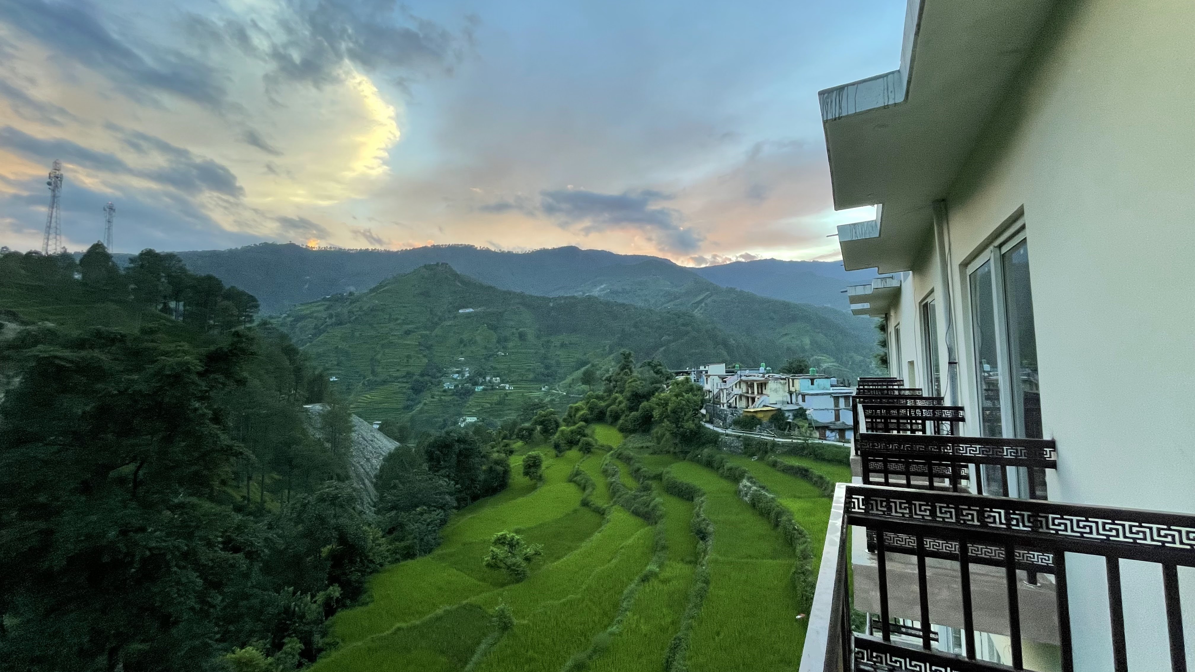 HOTEL ANANTAM RESIDENCY 𝗕𝗢𝗢𝗞 Uttarkashi Hotel