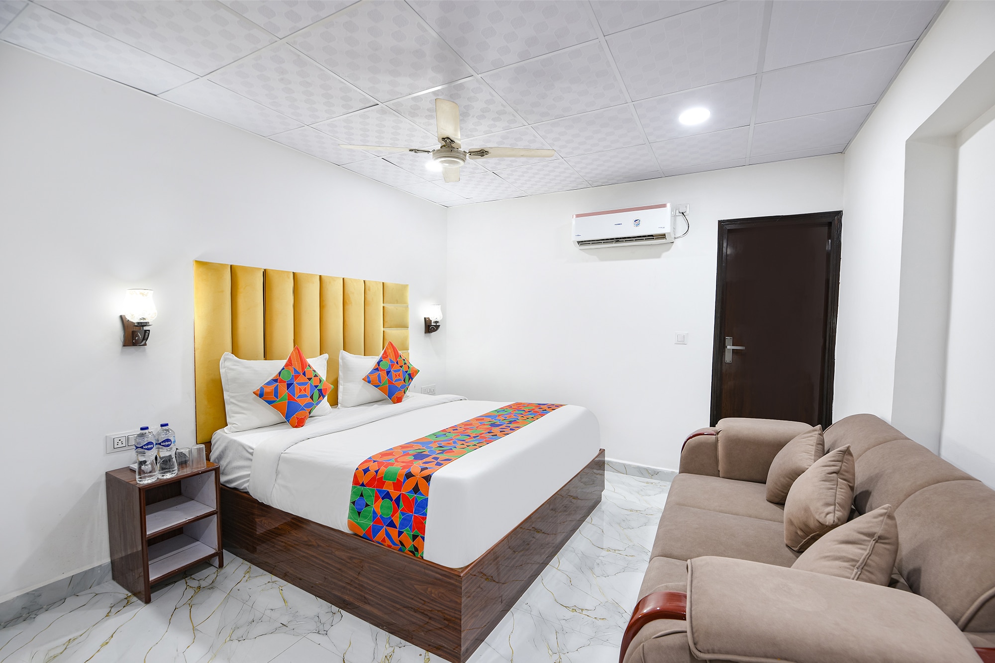 Rooms of FabHotel Golden Key Inn Near Rajouri Garden - Hotel in Delhi