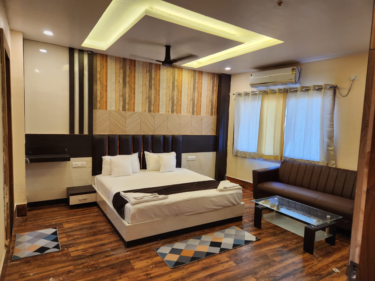 Hotel Grand Patliputra 𝗕𝗢𝗢𝗞 Siwan Hotel