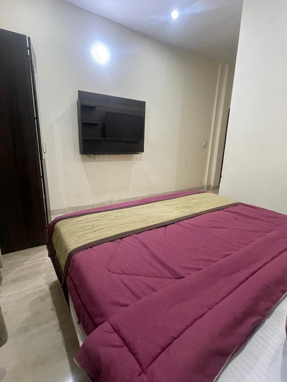 Hotel O Inn 𝗕𝗢𝗢𝗞 Zirakpur Hotel