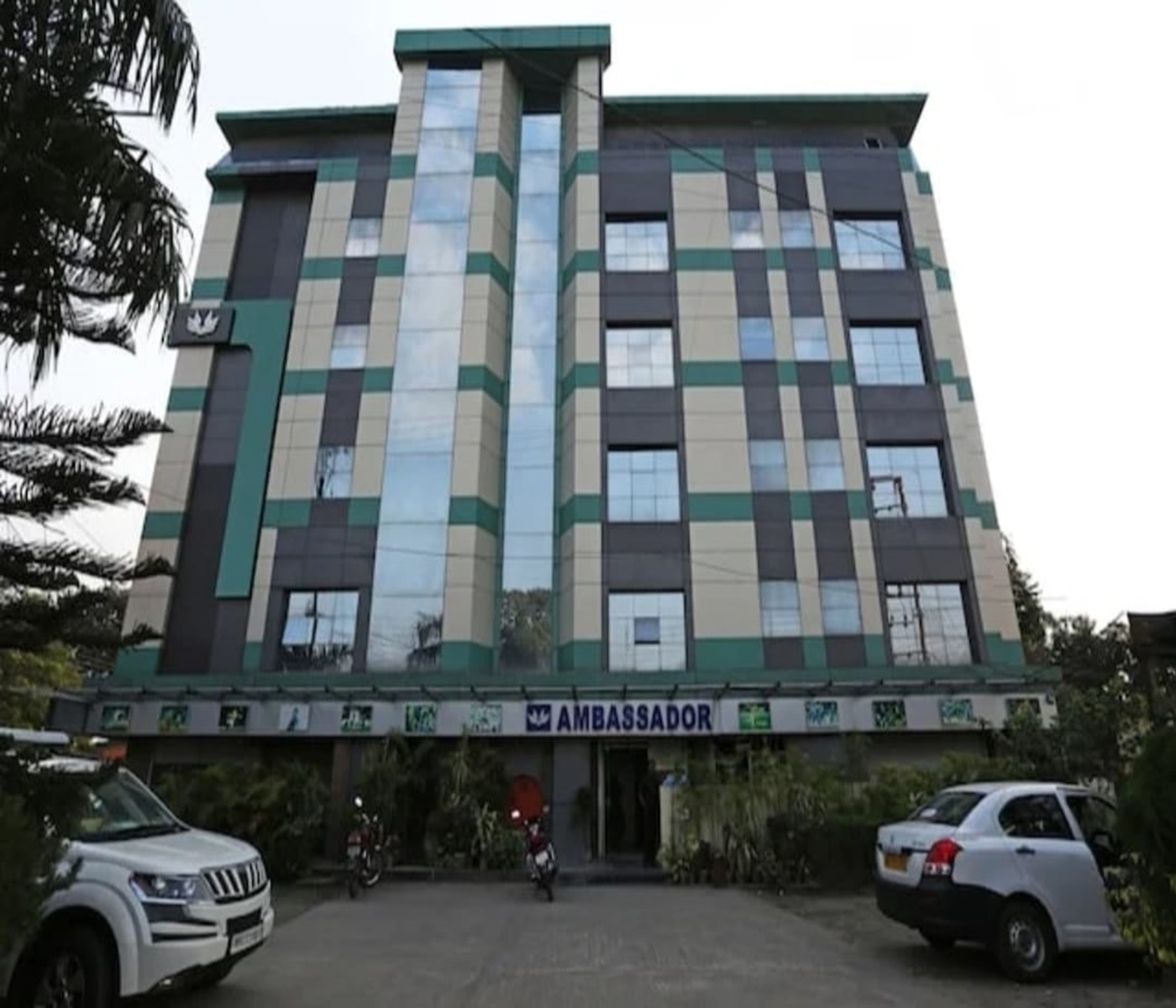 Ambassador Chocolate Inn 𝗕𝗢𝗢𝗞 Kolkata Hotel