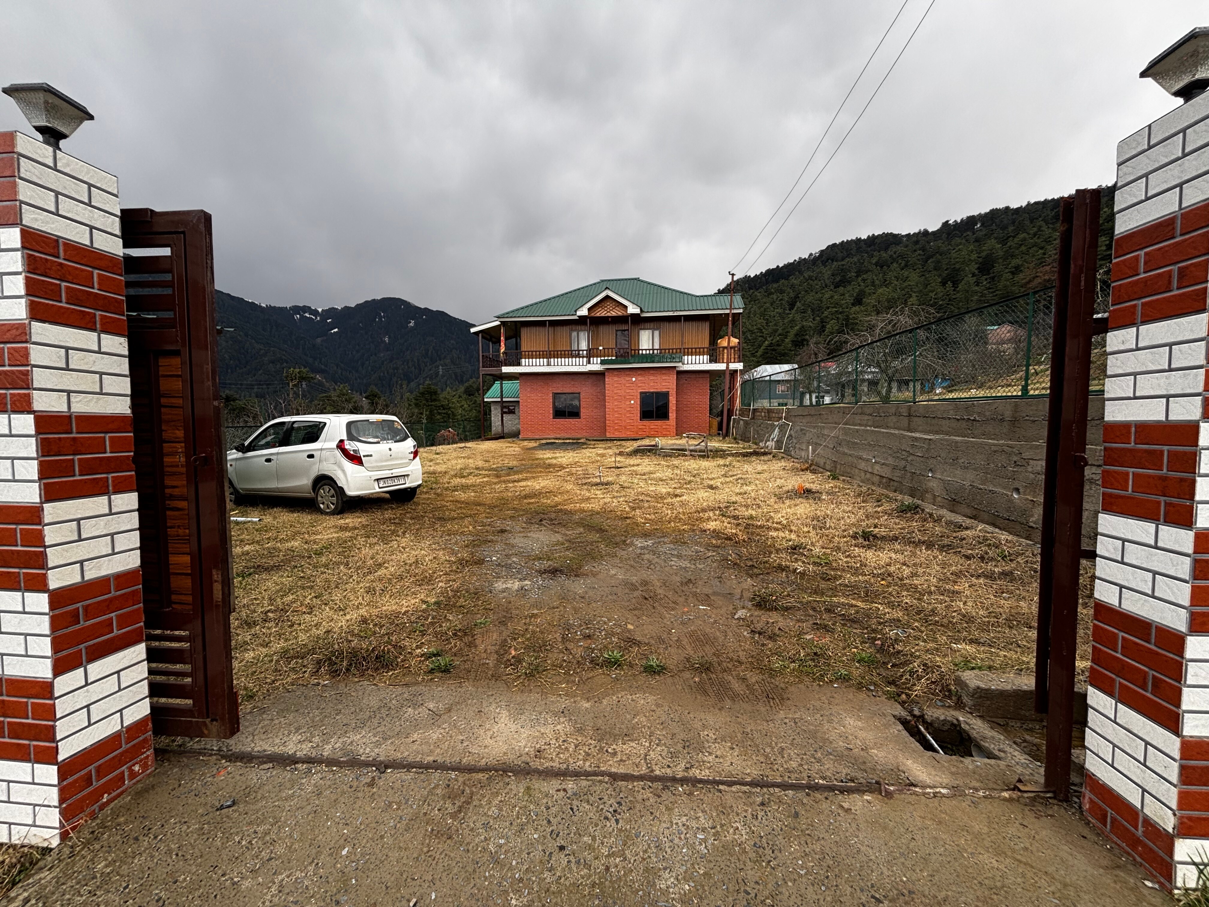 Raina Retreat Kashmiri Style House 𝗕𝗢𝗢𝗞 Patnitop Cottage