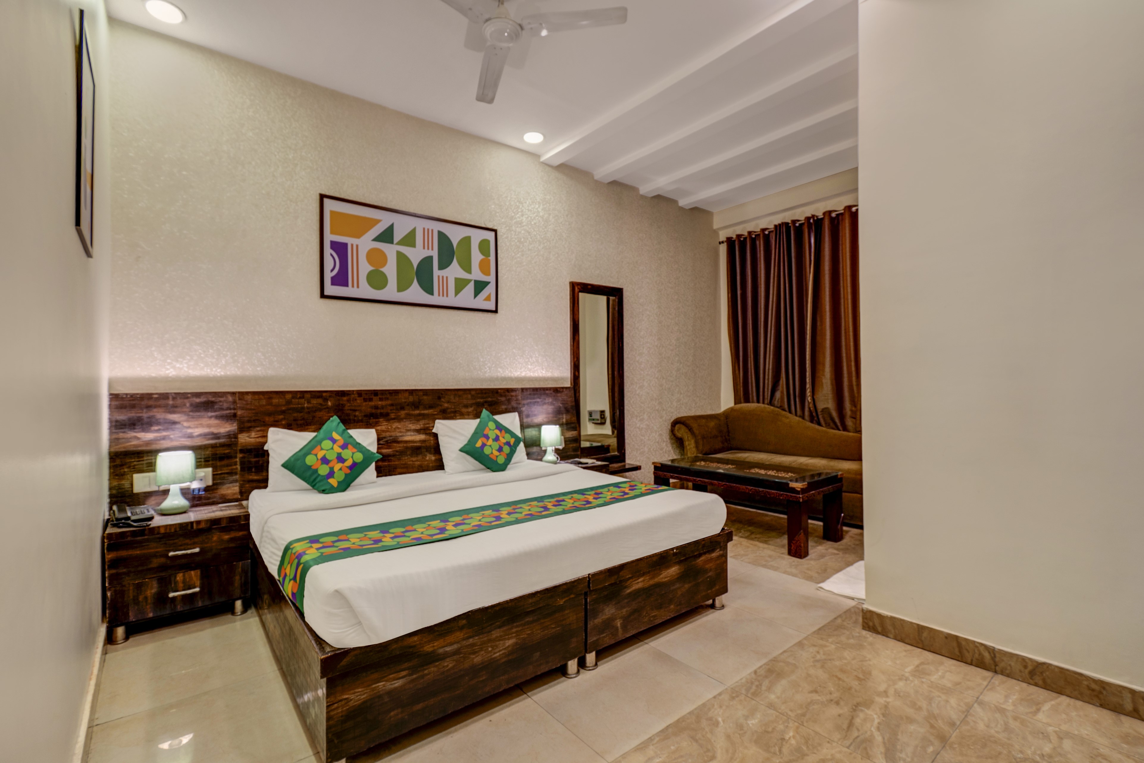 Treebo Masterprice Inn - 15 Mins From Airport 𝗕𝗢𝗢𝗞 Lucknow Hotel