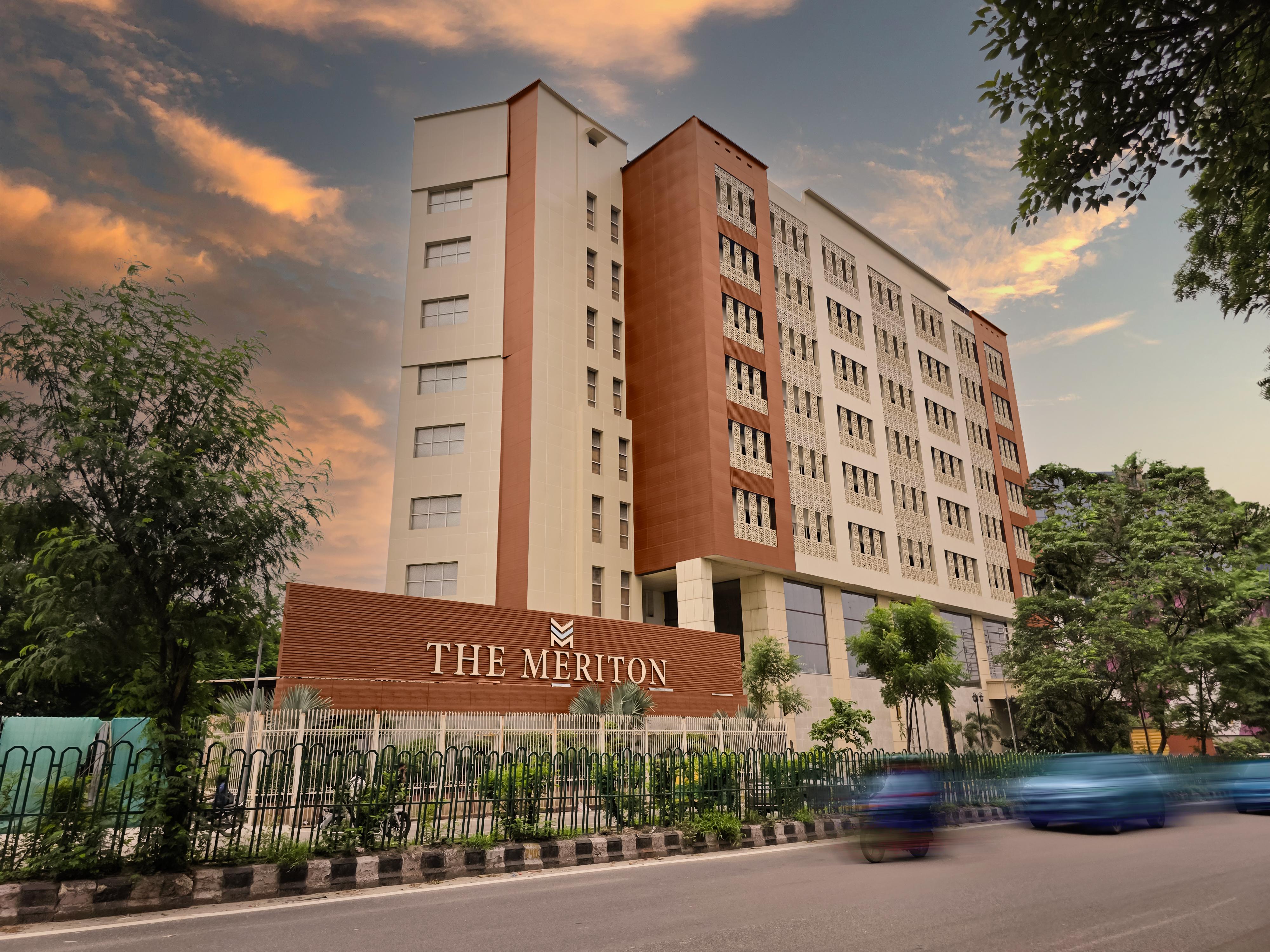 The Meriton, Nehru Palace 𝗕𝗢𝗢𝗞 Delhi Hotel