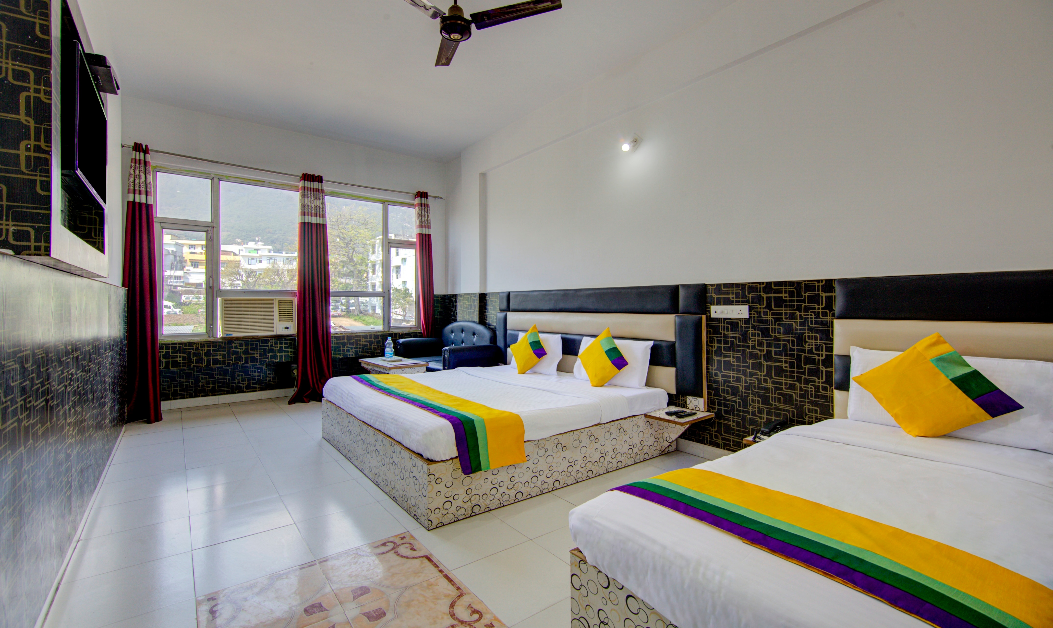 Itsy Hotels Satya Shree 𝗕𝗢𝗢𝗞 Katra Hotel