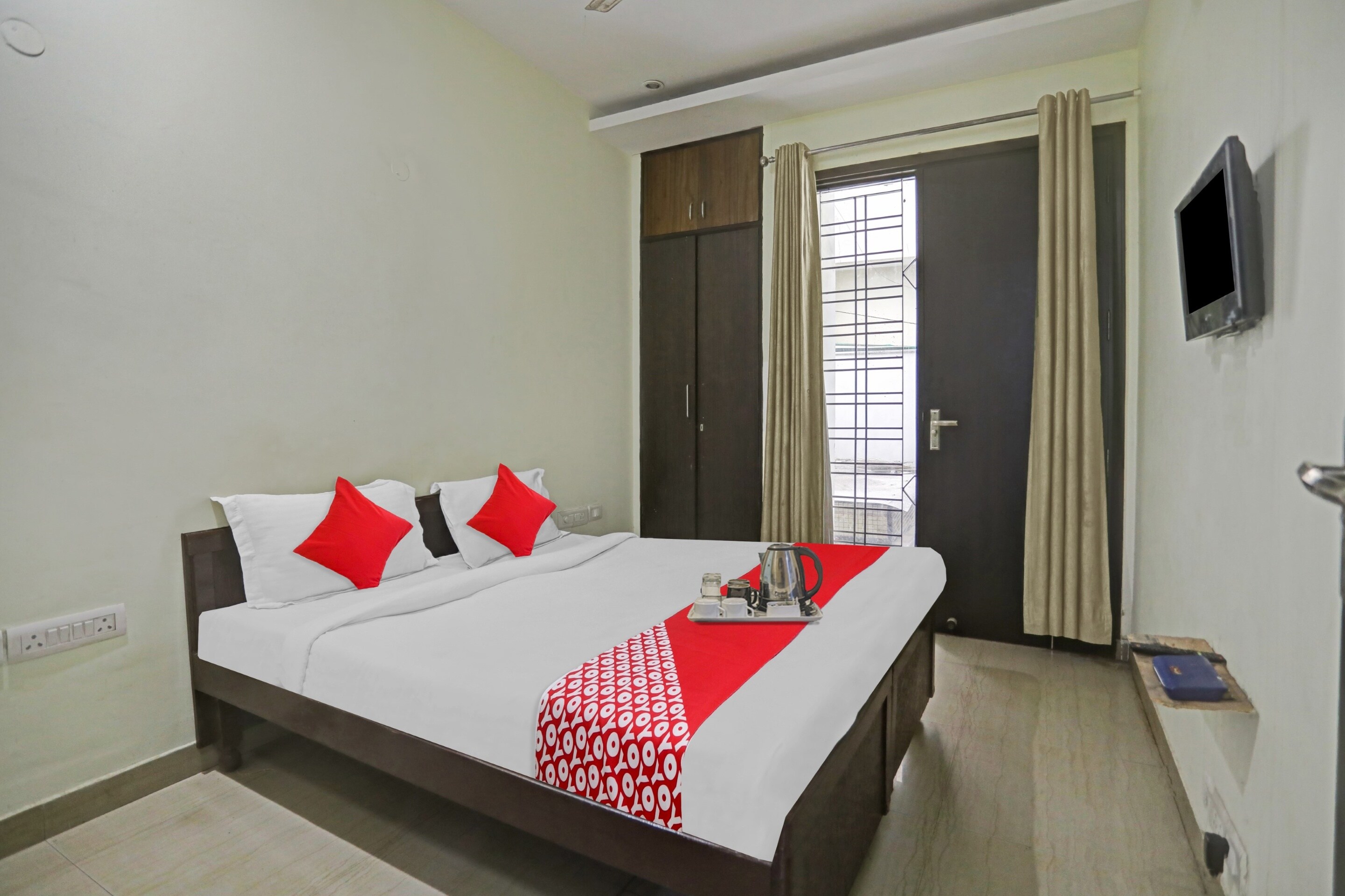 Hotel O Mahadev Guest House Gurgaon - Reviews, Photos & Offer