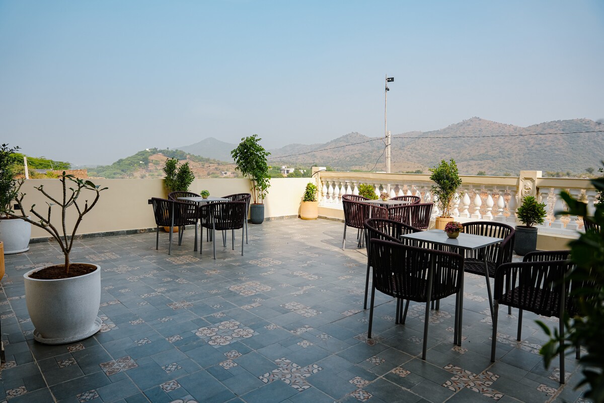 Shambhala 4BHK W/ Indoor pool/Cook/Aravalli views Villa Udaipur ...